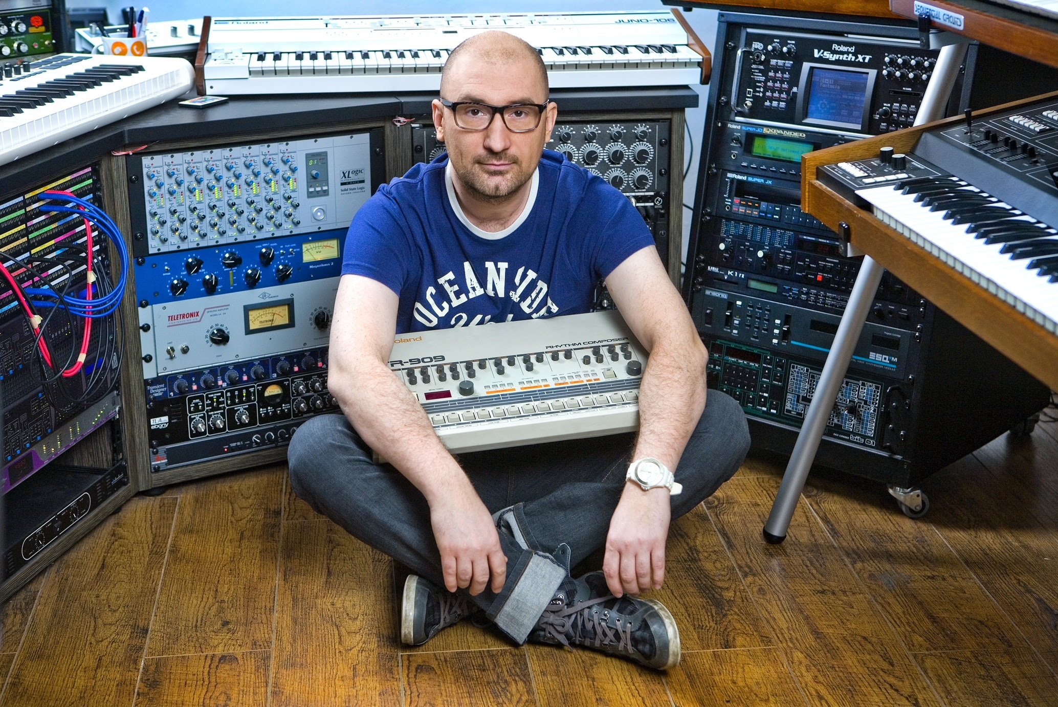 Eric Destler predstavlja neonsku glazbenu poslasticu - Novi list