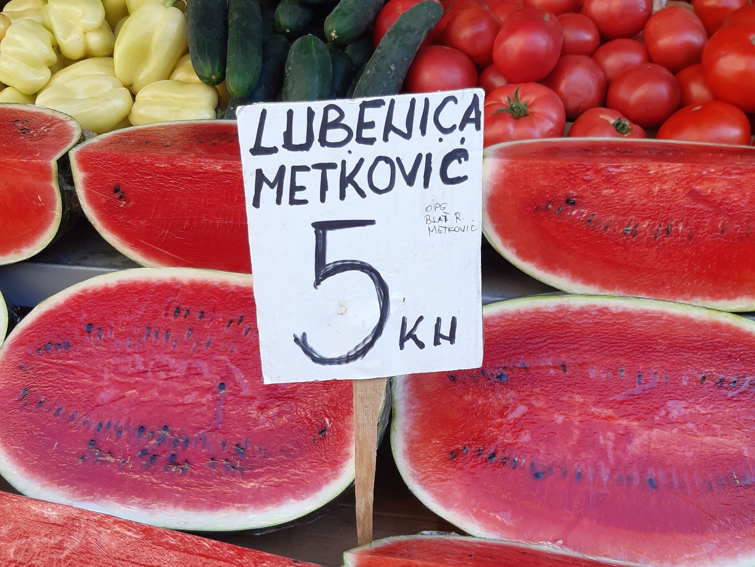 Riječka placa usred sezone lubenica. Nemaju baš puno veze s onim što ...