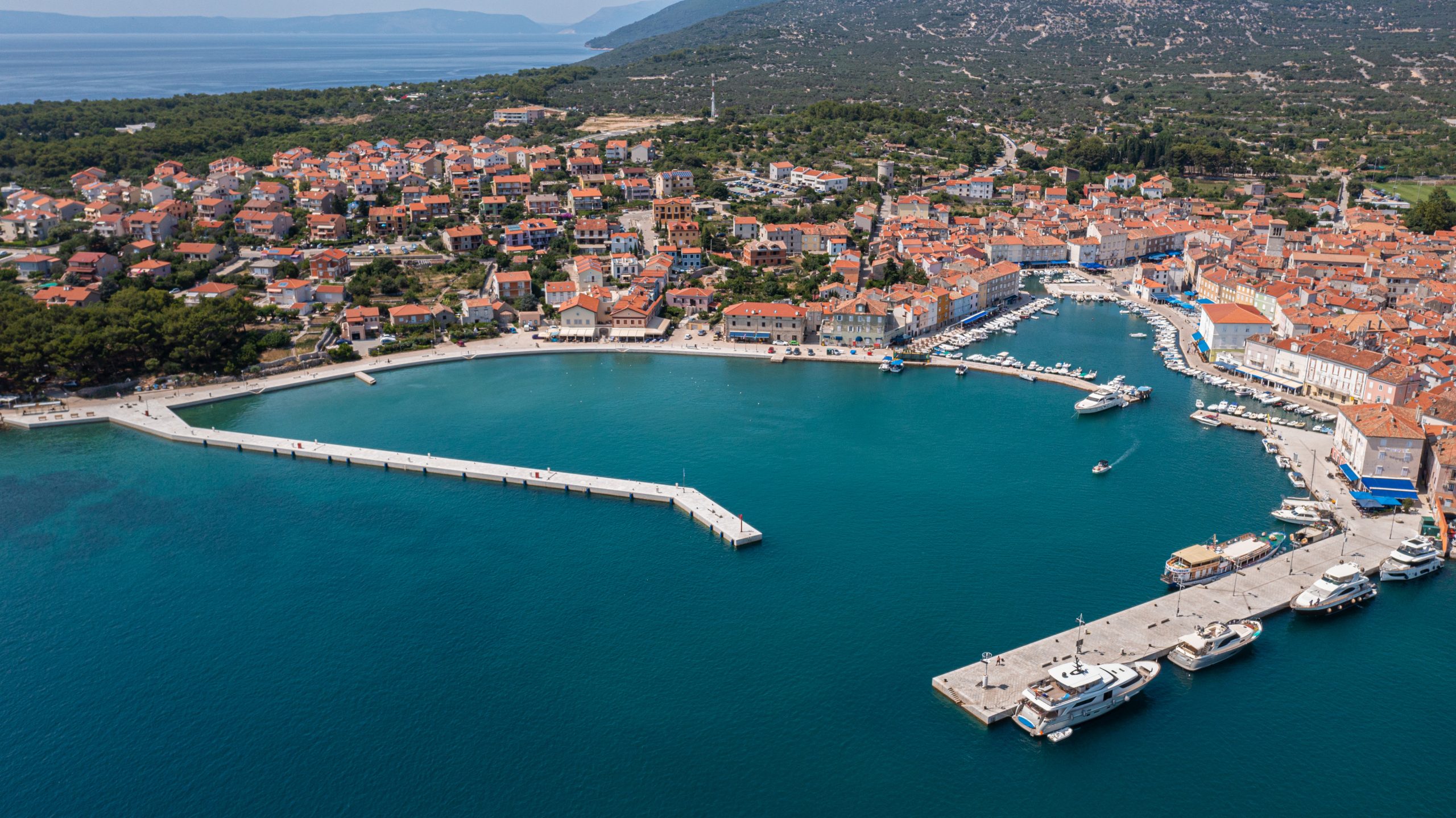 Novi lukobran u Cresu spreman za korištenje - Novi list