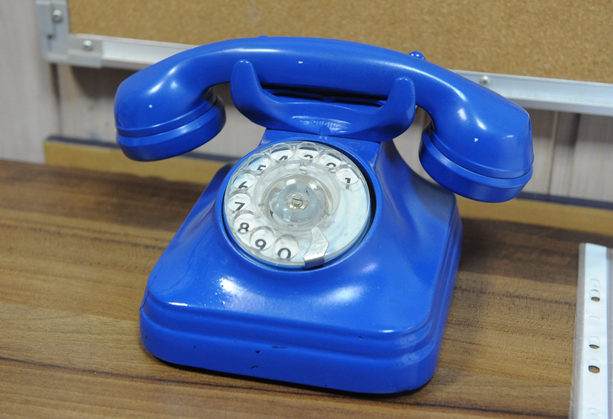 Plavi telefon obilježava 30 godina rada: Od osnutka do danas ...