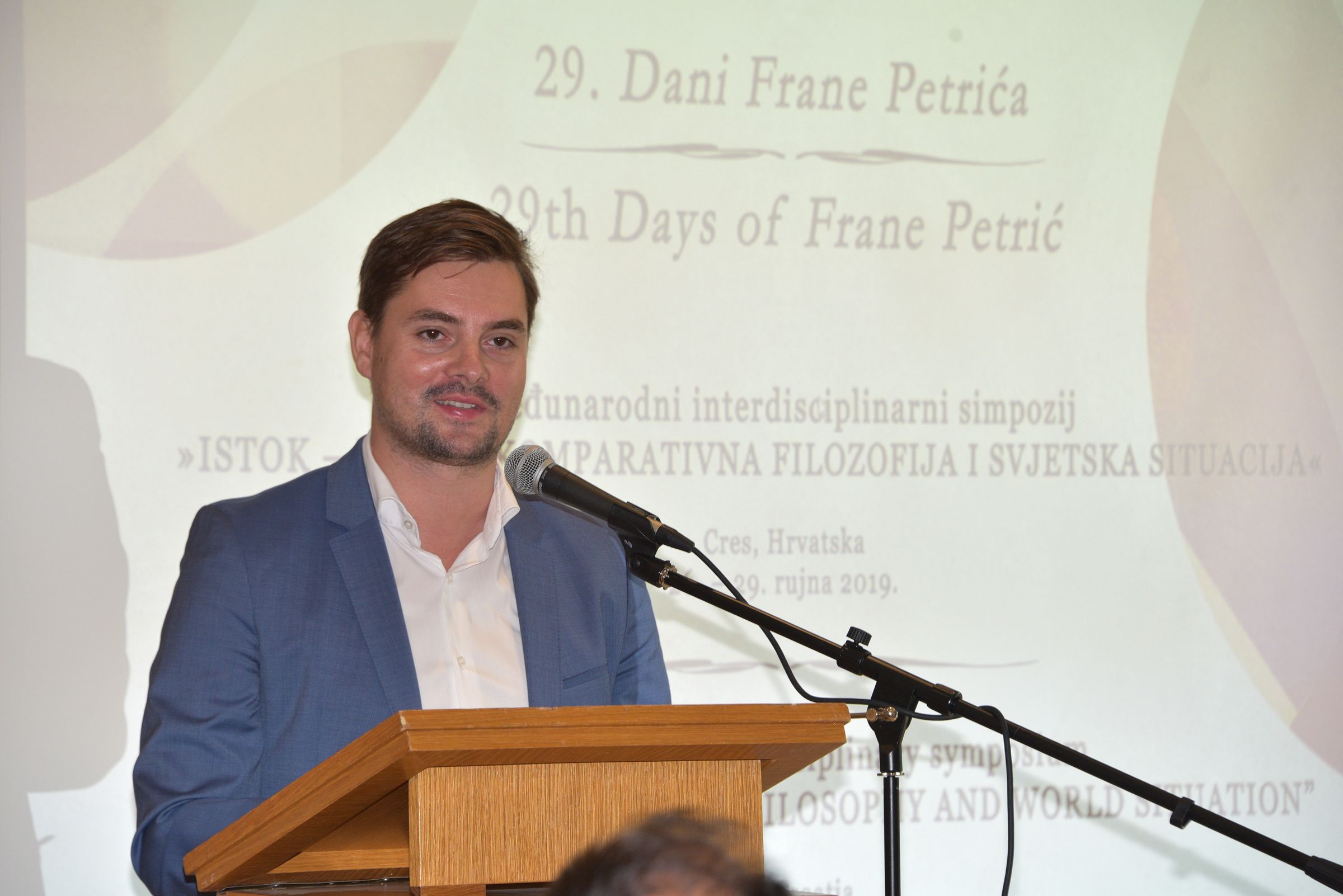 Počeli Dani Frane Petrića: Cres okupio filozofe iz cijelog svijeta ...