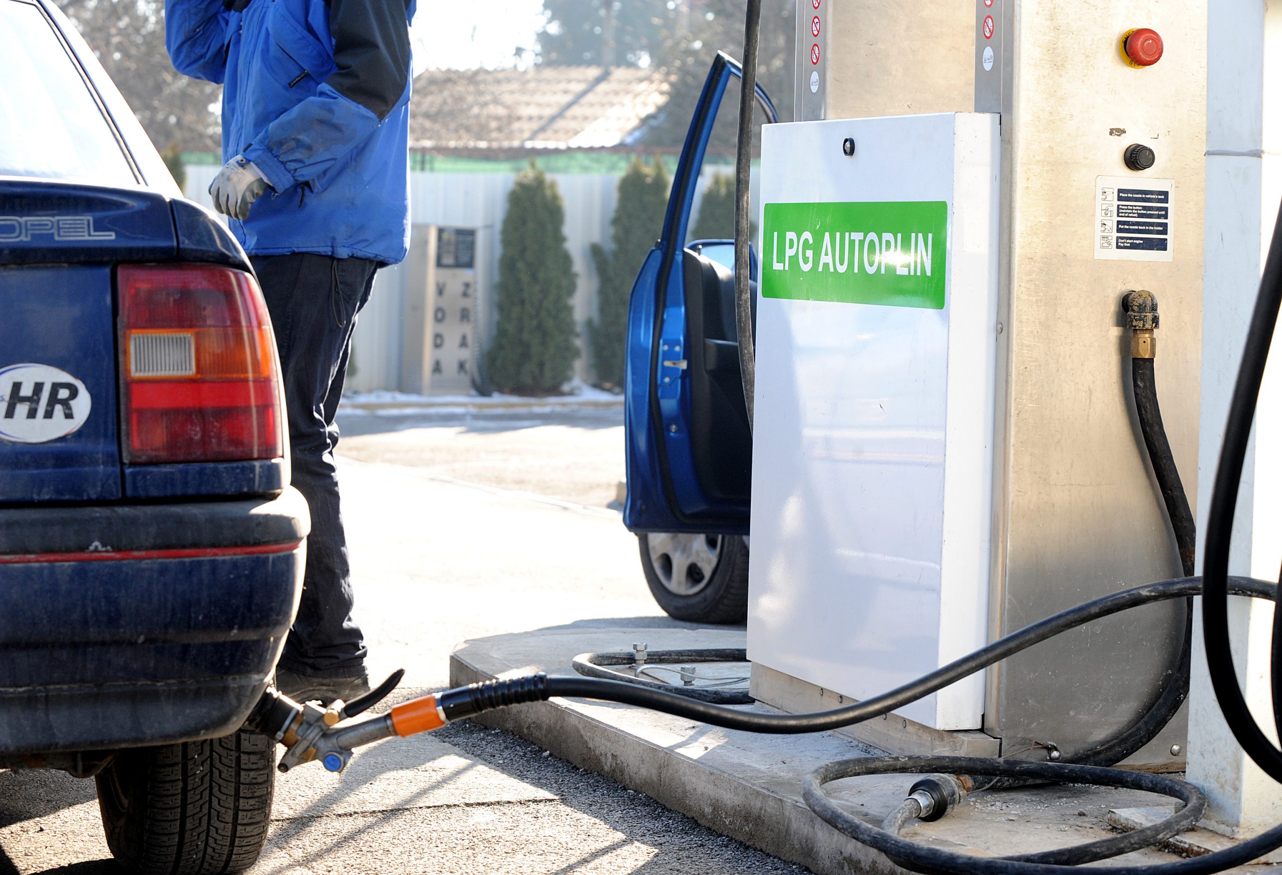 Cijene goriva su zamrznute, ali poskupjelo je premium gorivo i autoplin ...