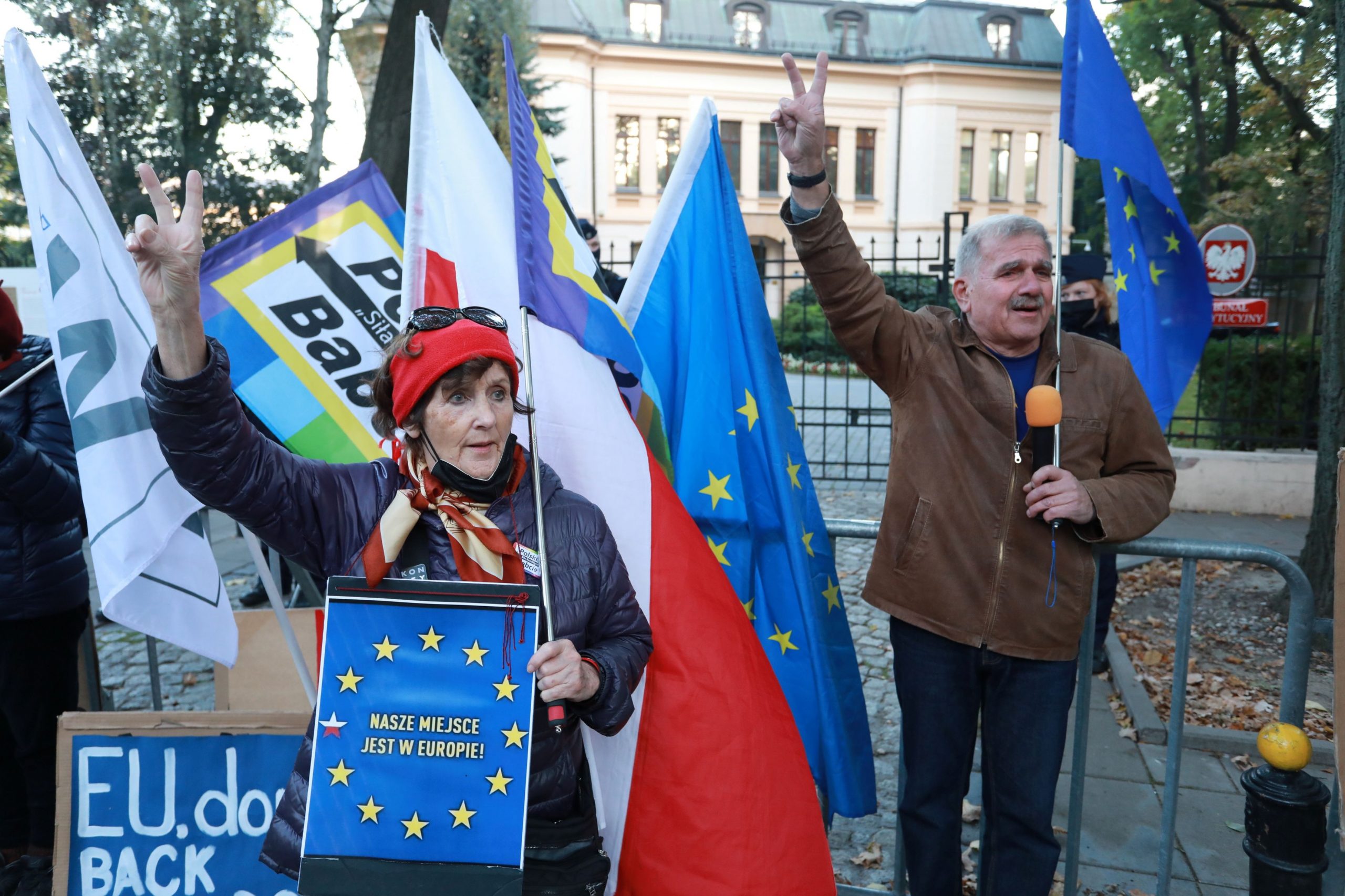 Izlazi li Poljska iz EU? Njihov najviši sud upravo je donio šokantnu ...