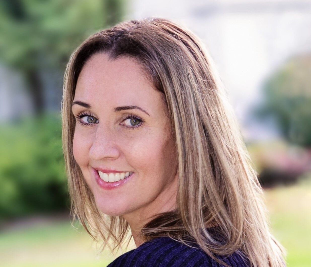 Društvo ljubitelja Jane Austen: Roman koji slavi moć knjiga slavne ...