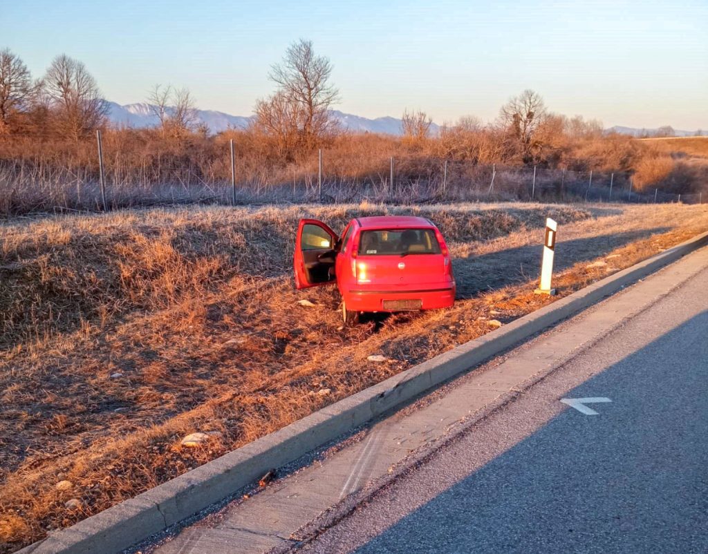 Gospićanin pijan vozio u suprotnom smjeru na A-1 pa sletio s autoceste - Novi list