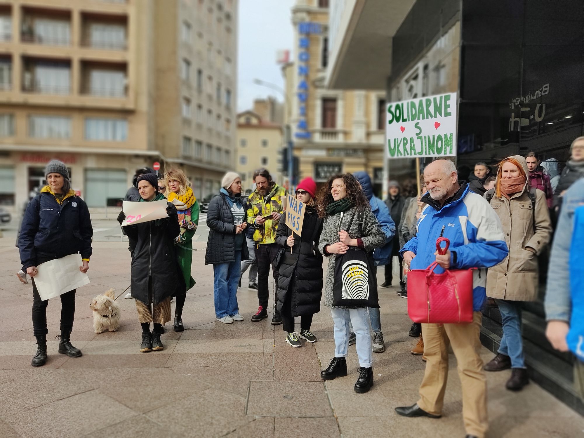 Riječanke i Riječani izrazili solidarnost s ljudima Ukrajine, ustali ...