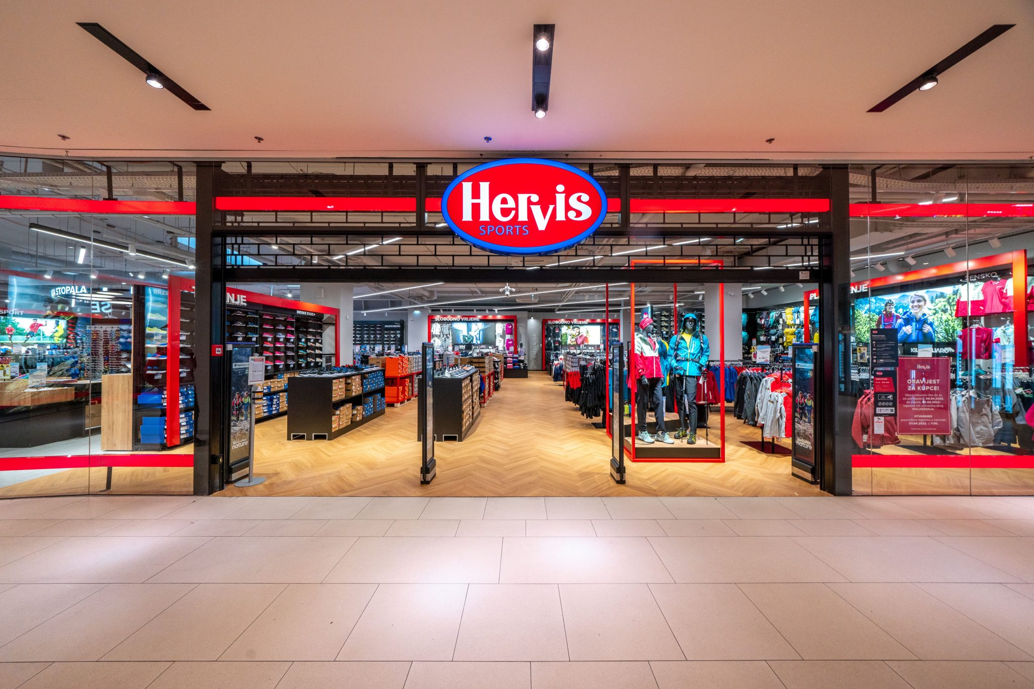 Otvorenje najmodernije trgovine Hervis u shopping centru ZTC Rijeka ...