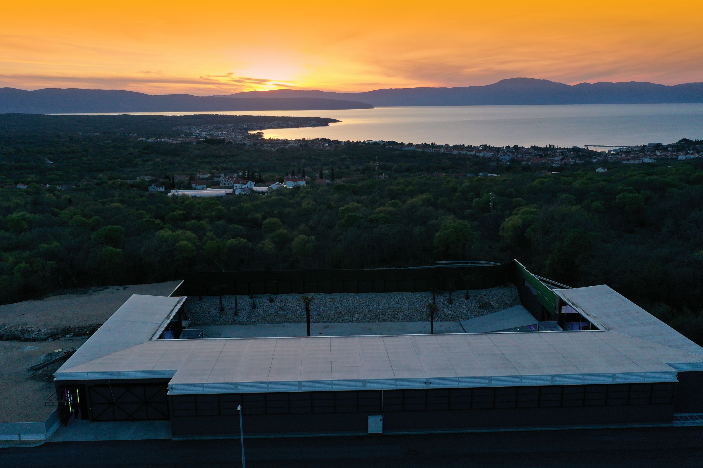 Iznad Malinske se otvara klub Diamond, pogledajte tu dance arenu ...