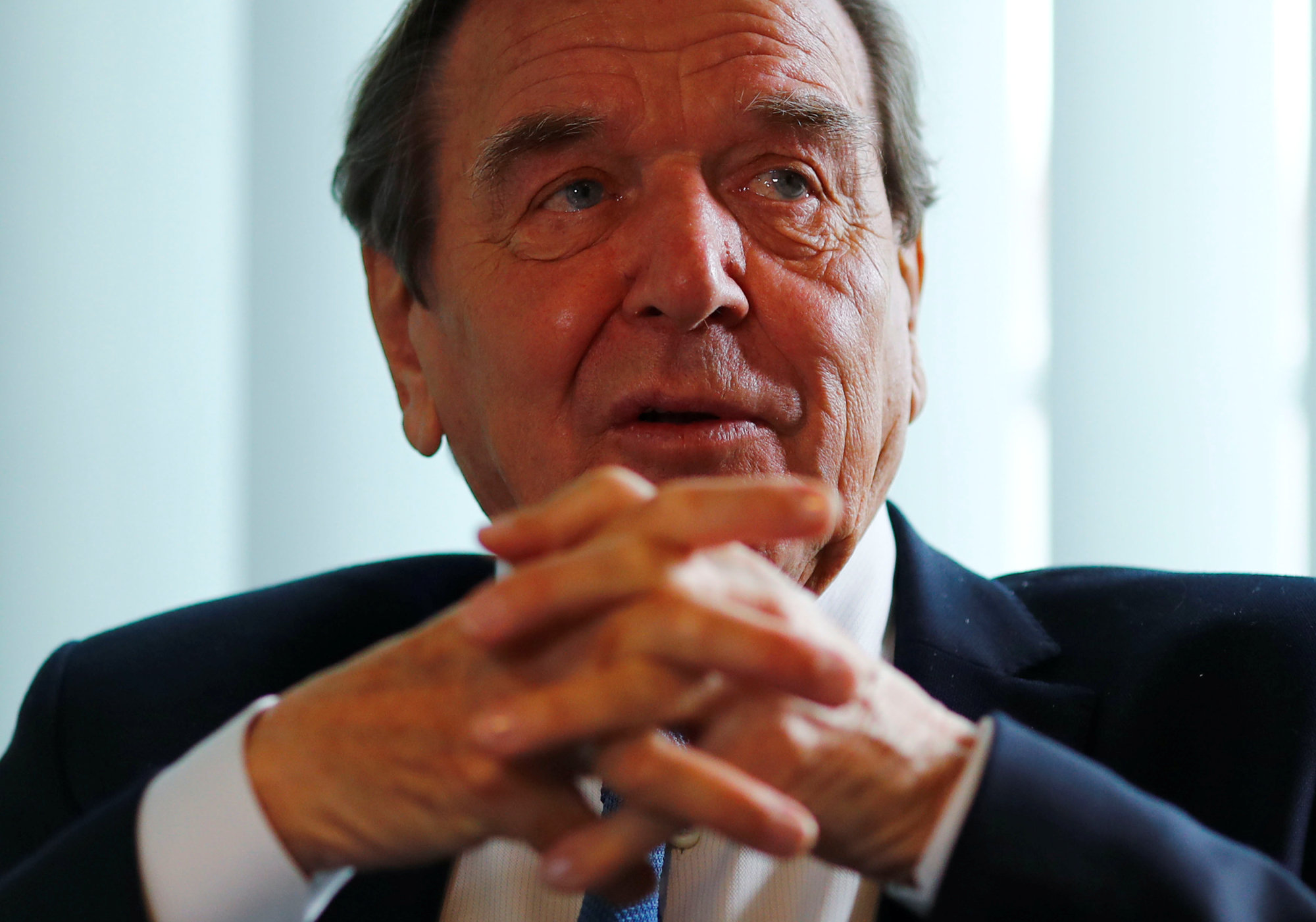 Niski pad bivšeg kancelara: Ne odriče se Putina i ruskih milijuna ...