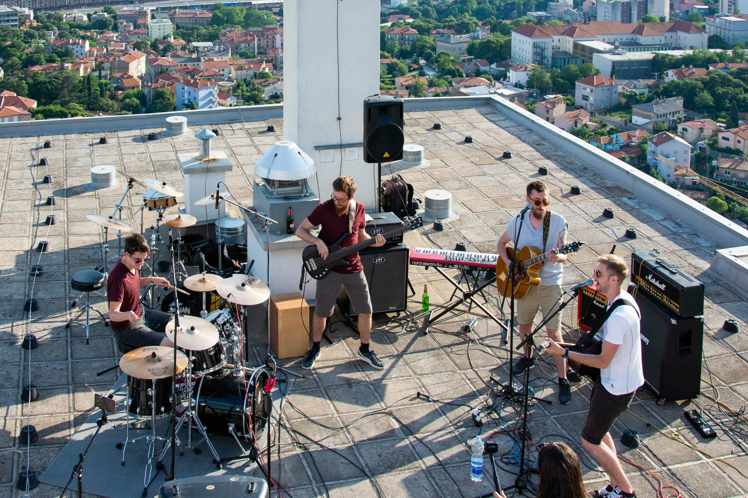 FOTO/VIDEO U velikom glazbenom stilu okončana "Muzika s krovova ...