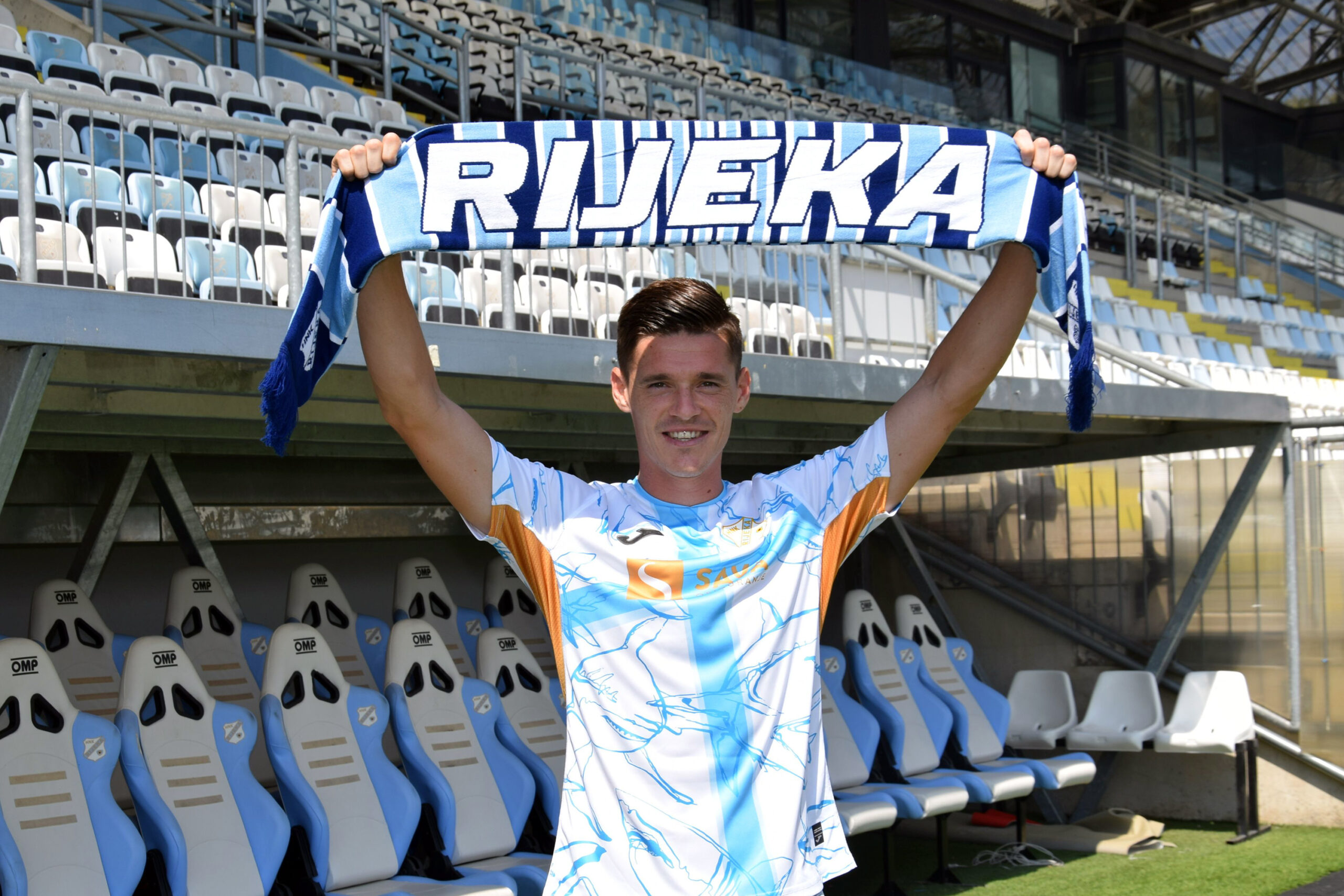 VIDEO Rijeka predstavila prinovu iz Osijeka na poziciji desnoga beka ...