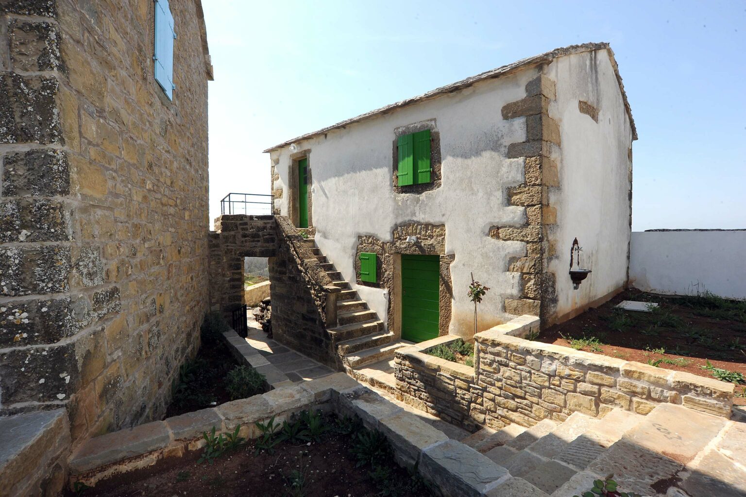 Jakovčić prodao svoje istarsko selo Sveti Juraj osnivaču Ridenta Željku ...