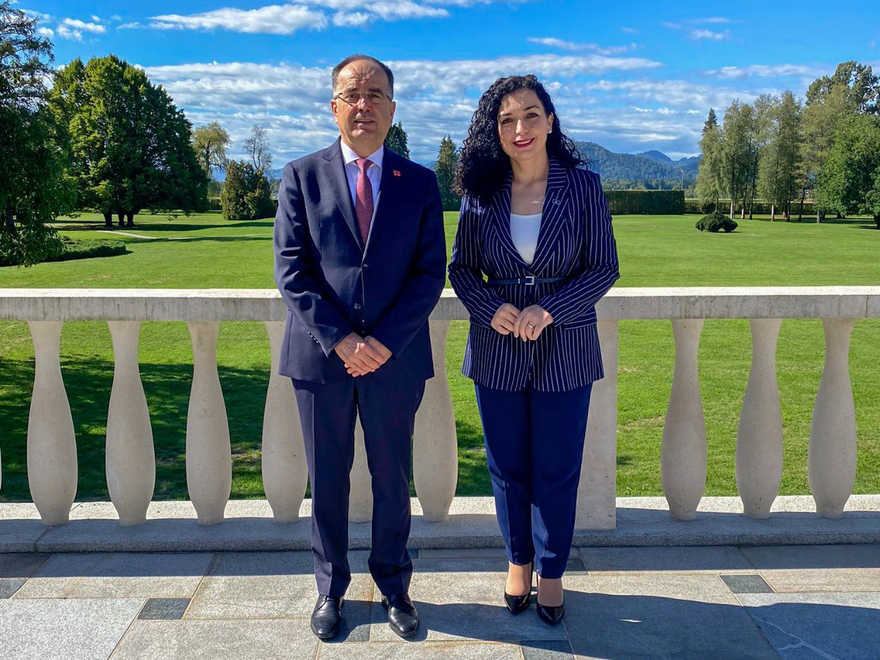 Čak i Srbija sad podržava bezvizni režim Kosova. Osmani: "Ili ste na ...