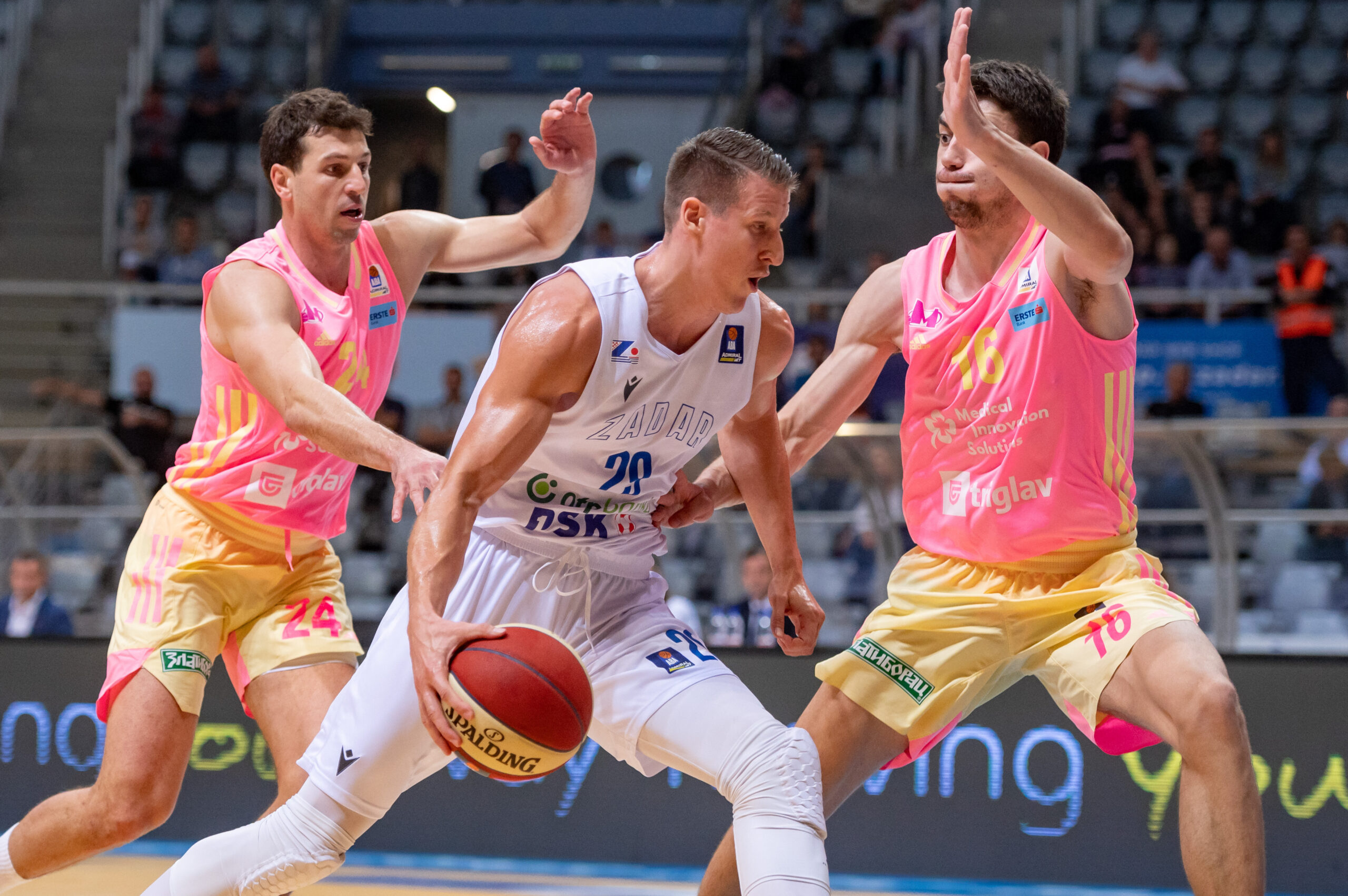 Fantastična partija Luke Božića u pobjedi Zadra nad beogradskom Megom, Zadranima je to druga ...