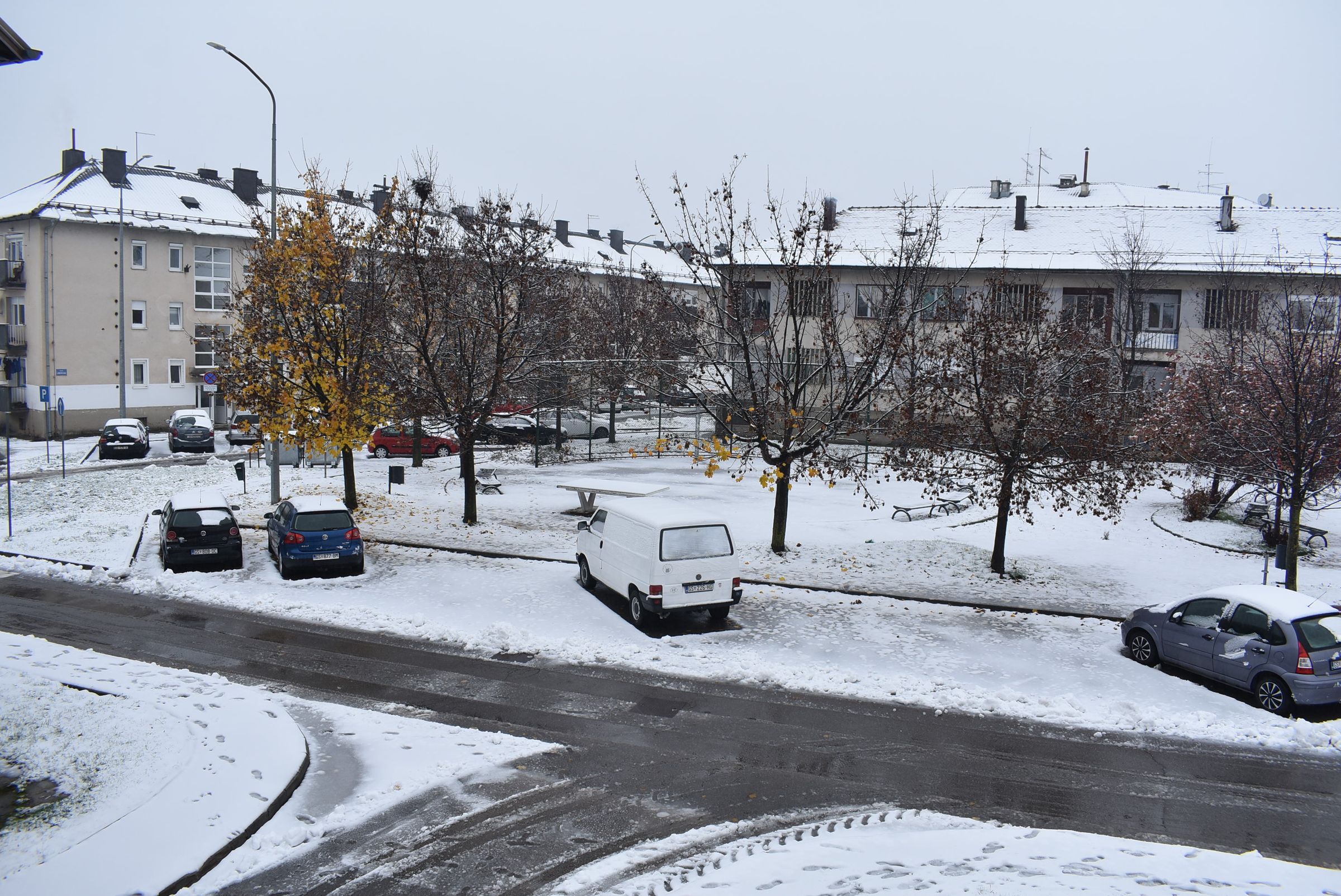 U Gorskom kotaru i Lici mjestimice pada snijeg i ledena kiša - Novi list