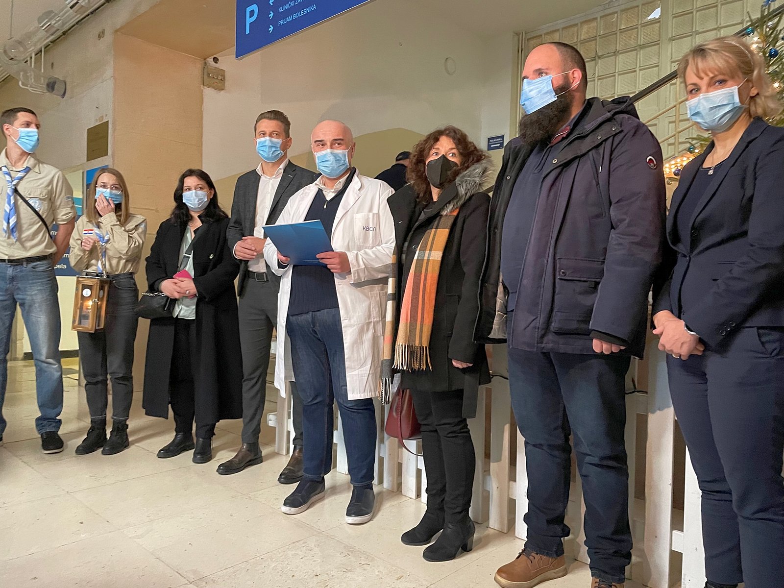 Betlehemsko svjetlo mira stiglo u KBC Rijeka - Novi list