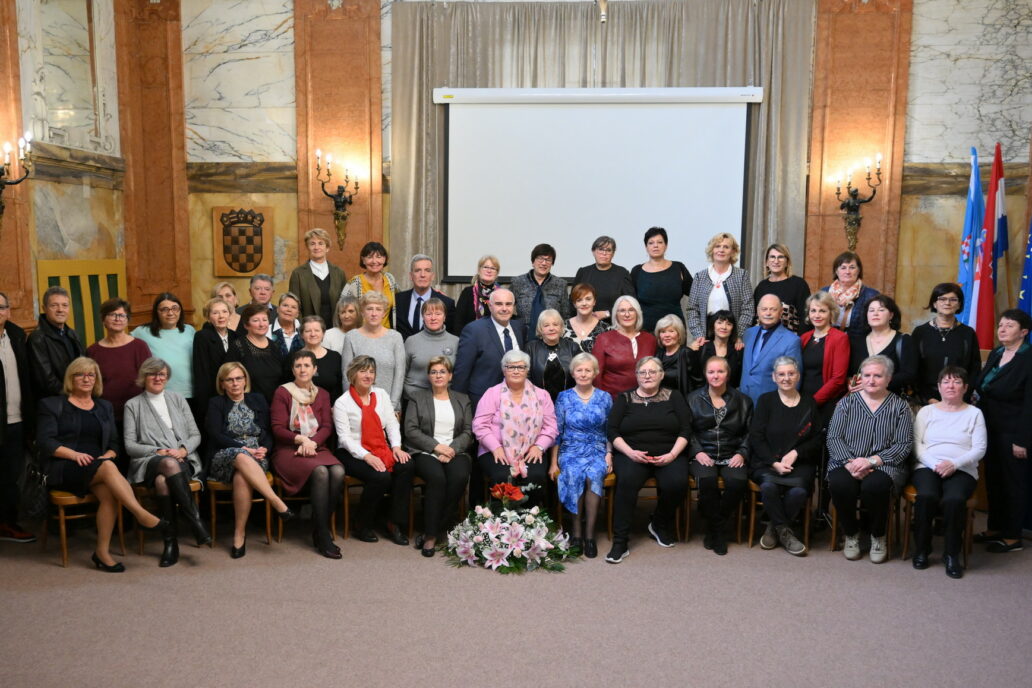 KBC Rijeka ispratio svoje umirovljenike, ove godine otišla su 73 ...