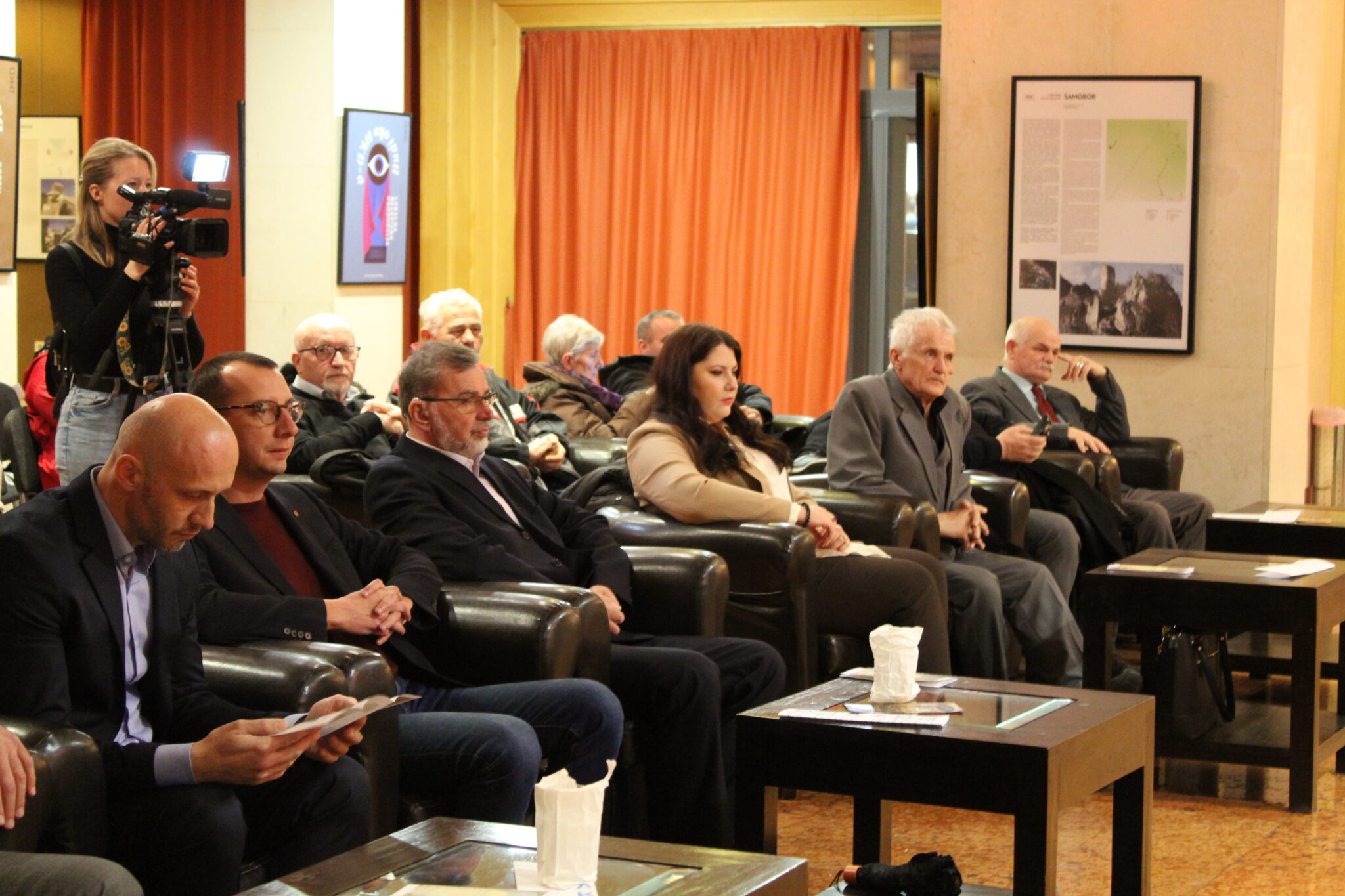 Predstavljena knjiga i izložba "Stari gradovi Bosne i Hercegovine ...