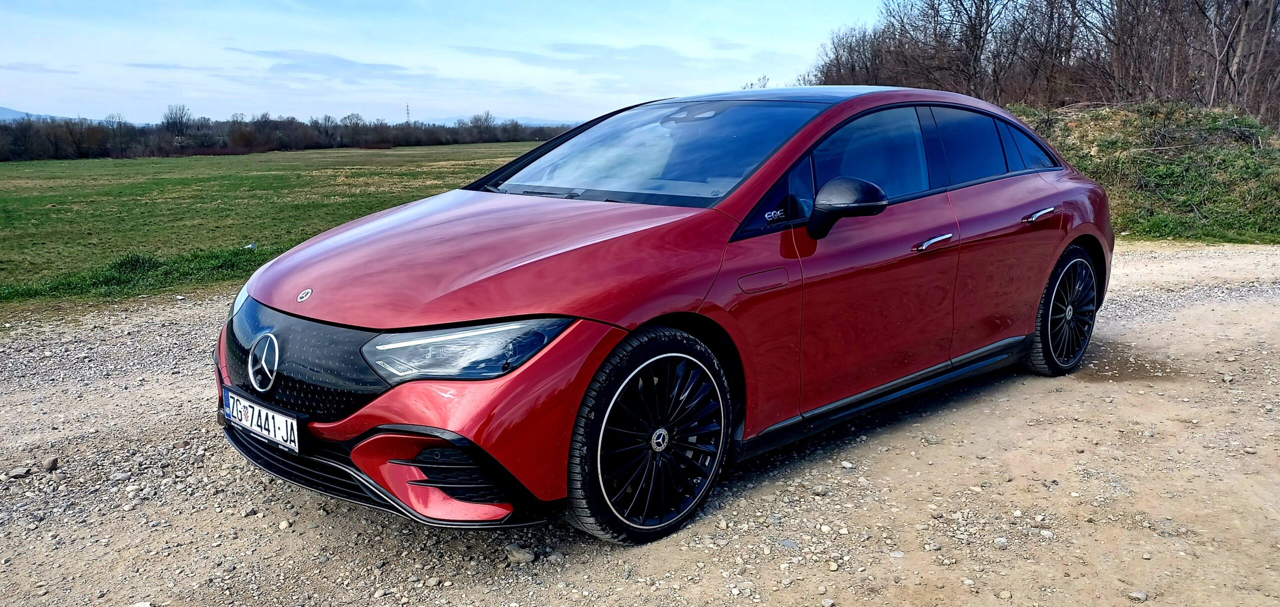 Beskrajno fluidna elegancija izgleda i pokreta. Testirali smo Mercedes ...