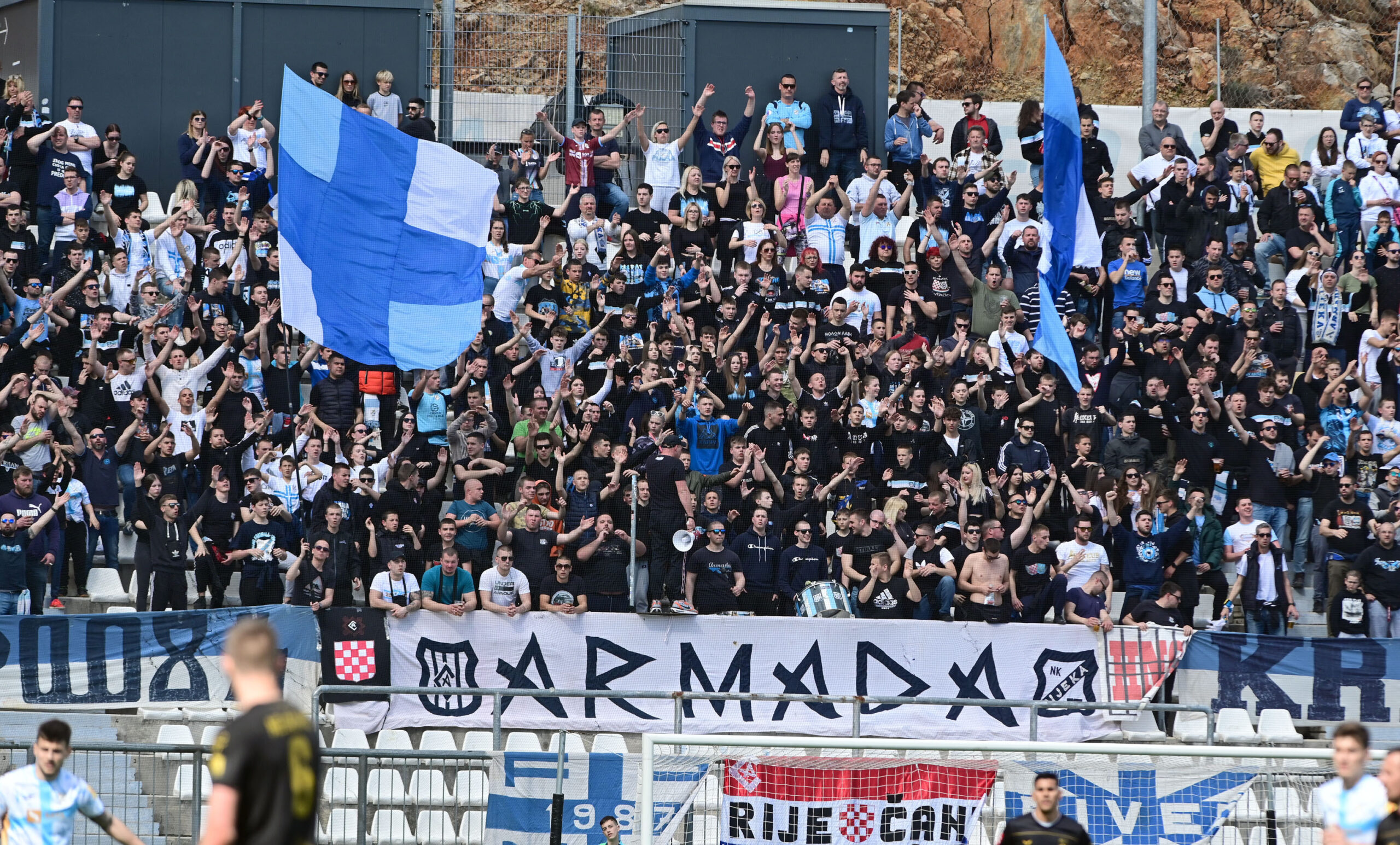 Piše Edi Prodan: Postoji netko tko neće dozvoliti rastakanje svetih vrijednosti. Armada, sretan ...