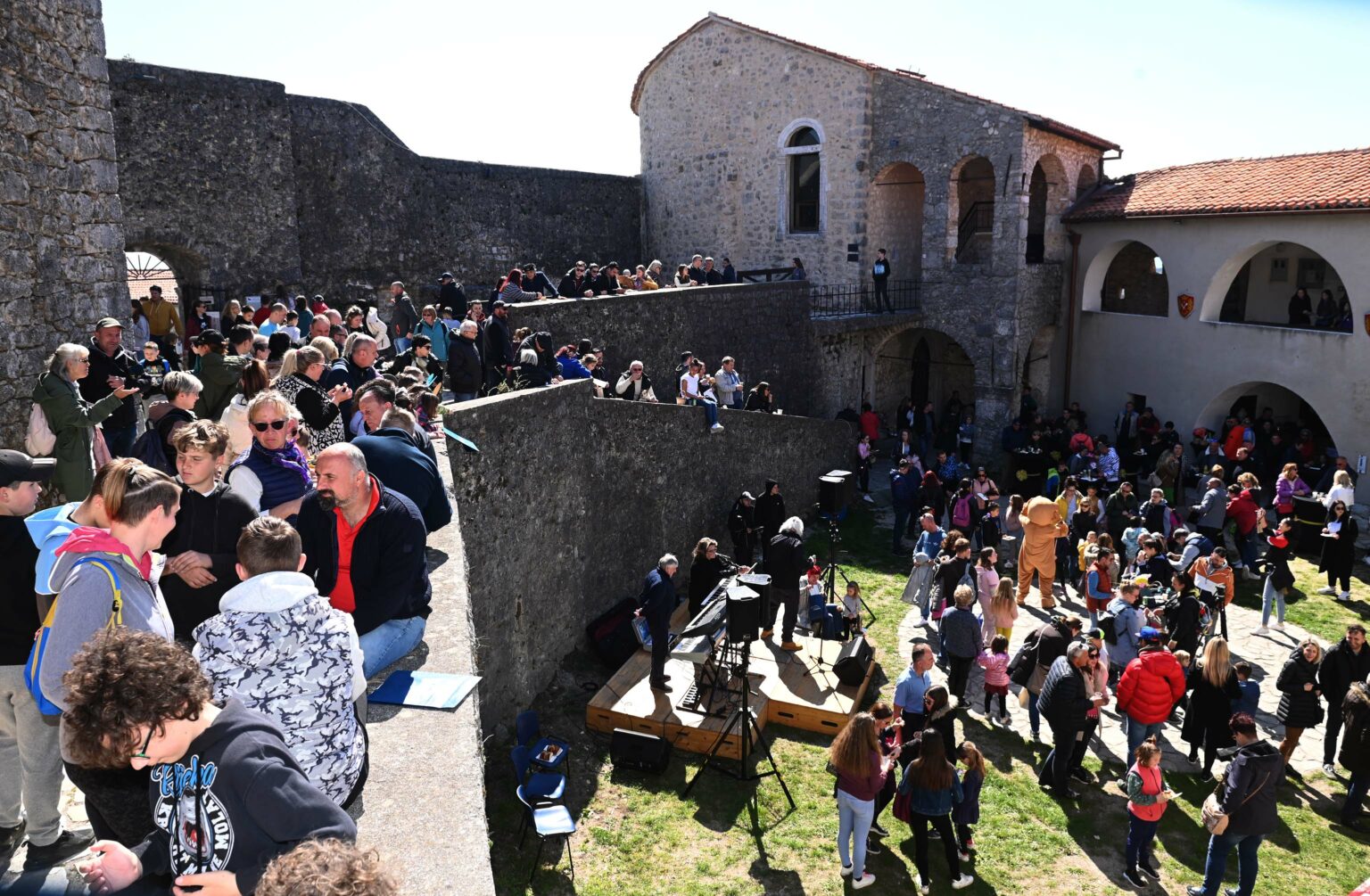 U Kaštelu more posjetitelja: Šišer kakovoga imaju Grobničani, niki nima ...