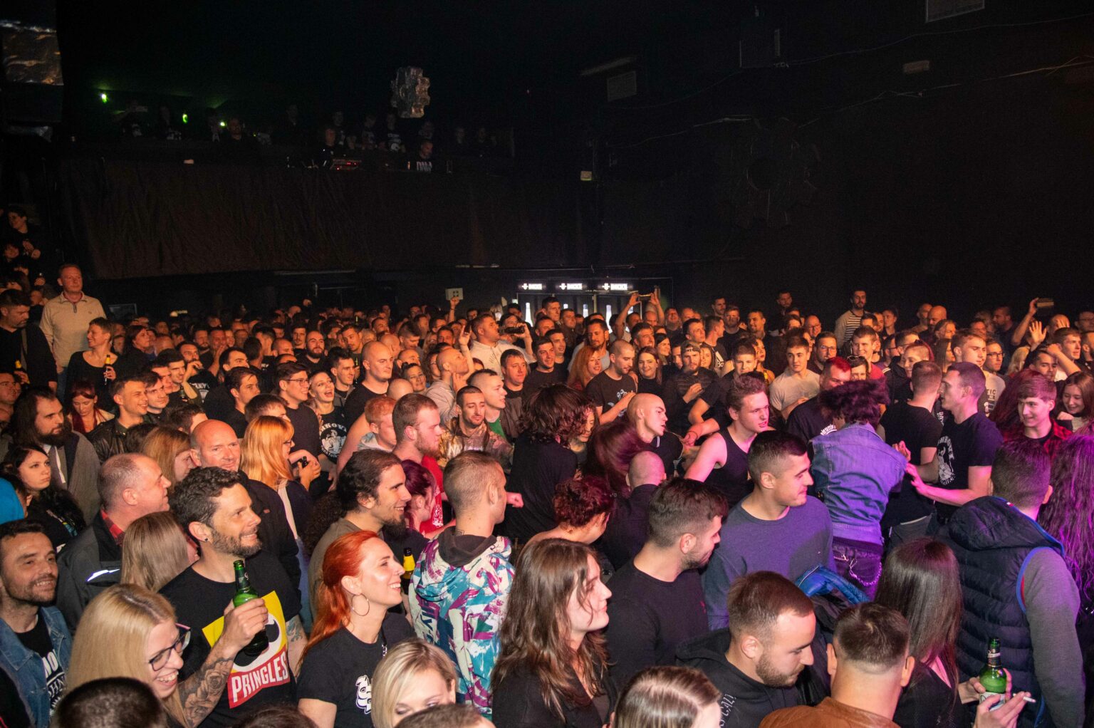 FOTO Narodnjaci bez duše i pankeri bez principa: Brkovi "pomeli" ispred ...