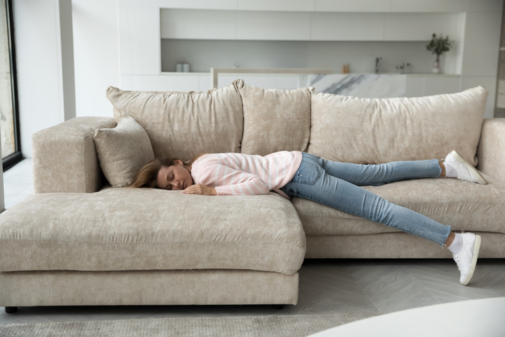 Dosta posla, jastuk u ruke! Potvrđeno je da su ljudi koji spavaju usred ...