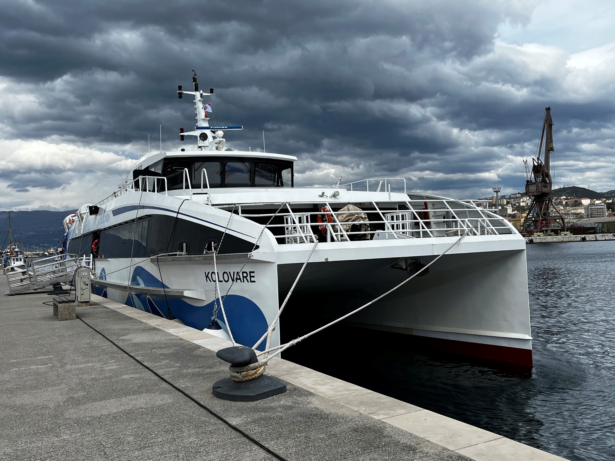 Novi katamarani krenuli na linijama od Rijeke prema otocima - Novi list