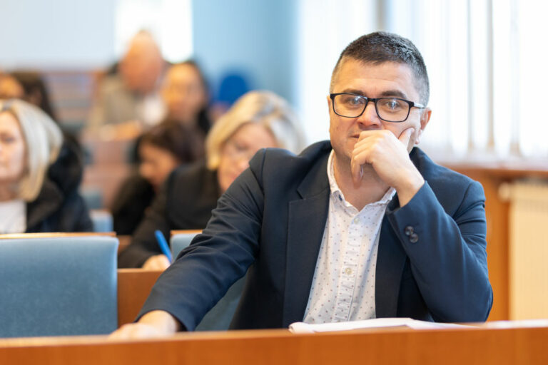 Milan Uzelac: "Iste probleme u Lici podjednako dijele Srbi i Hrvati ...