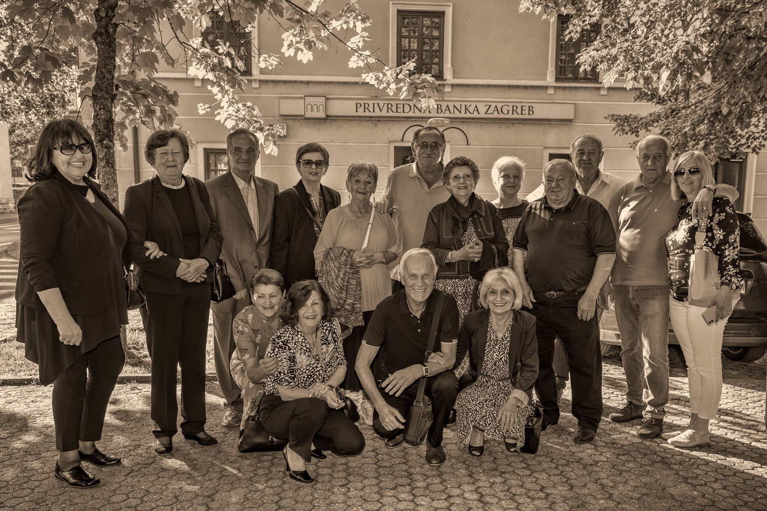 Osmoškolci iz 1968. godine obilježili 55 godina izlaska iz školskih ...