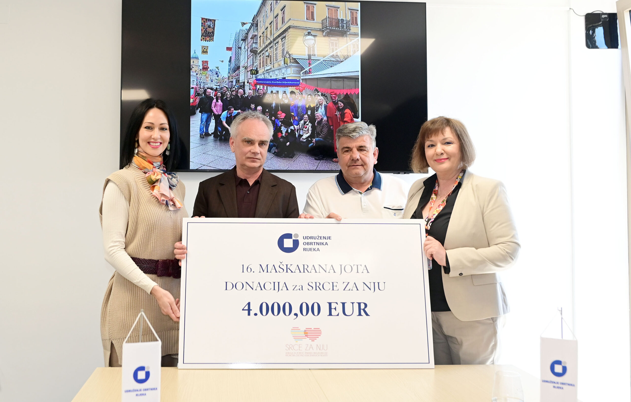 Udruženje obrtnika predalo Udruzi "Srce za nju" donaciju u iznosu od 4. ...
