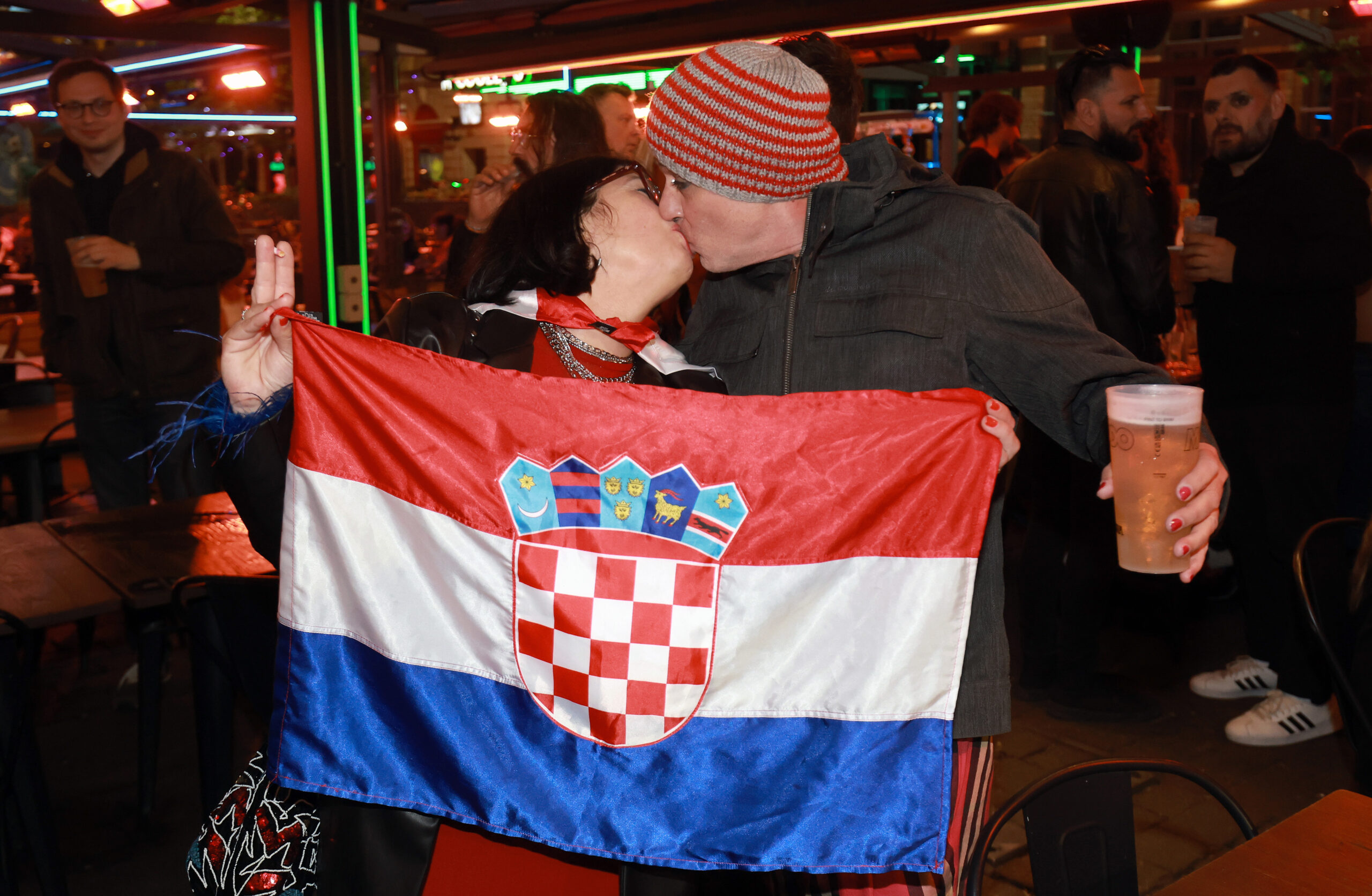 FOTO/VIDEO Evo kako su Letovci proslavili ulazak u finale - Novi list FOTO/VIDEO Evo kako su Letovci proslavili ulazak u finale - Novi list