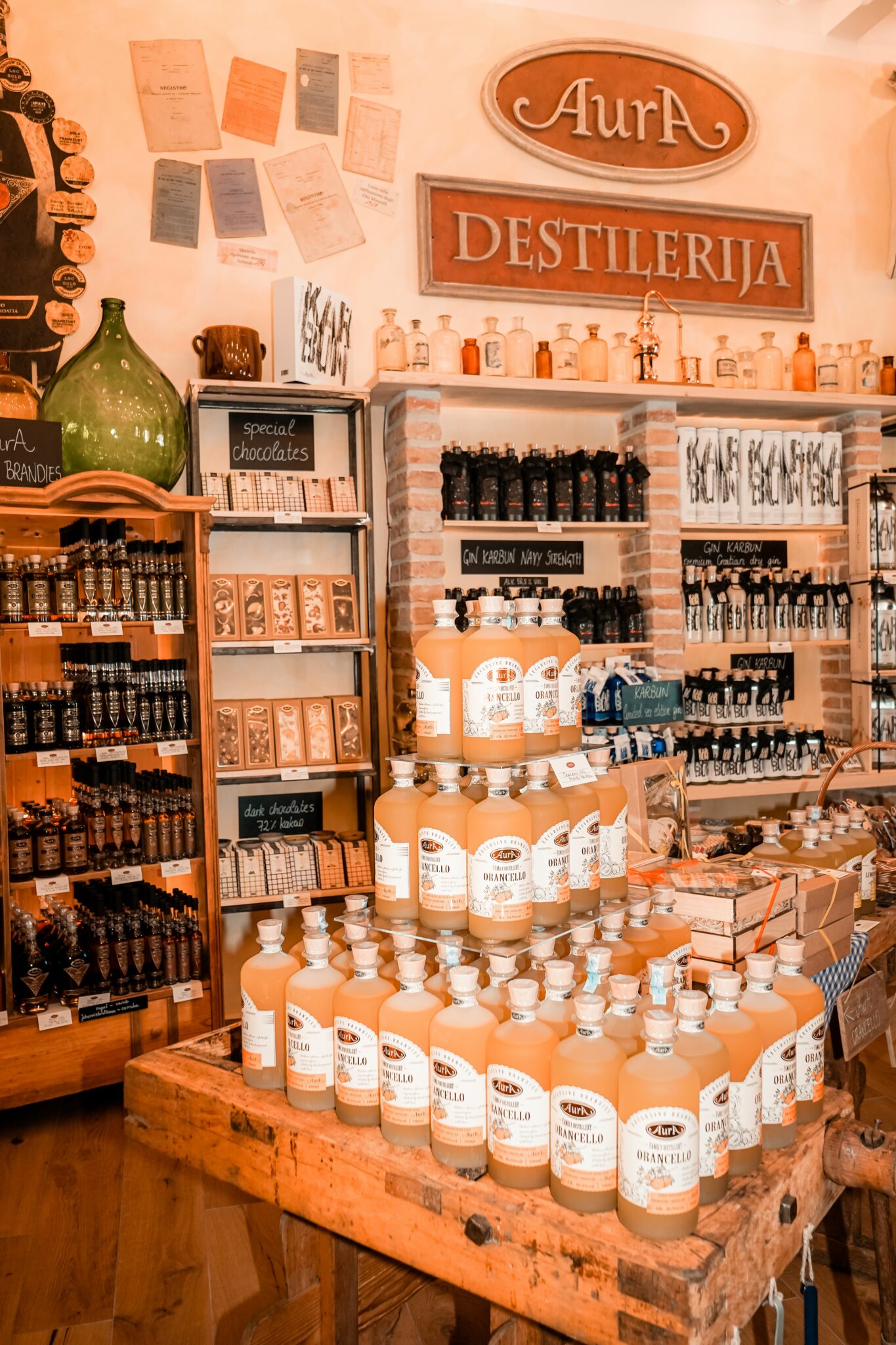 Najtrofejnija hrvatska destilerija otvorila je trgovinu na Cresu - Novi ...