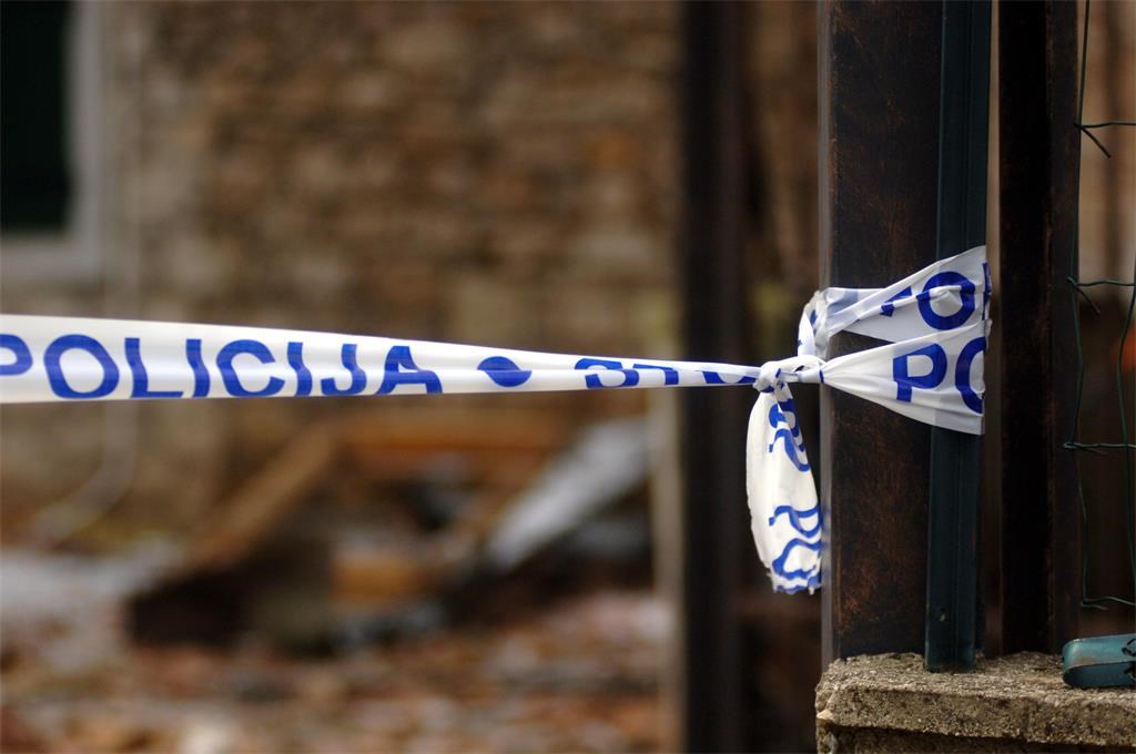 Senior nasrnuo na 67-godišnjaka te mu zadao više udaraca u glavu, a ... Senior nasrnuo na 67-godišnjaka te mu zadao više udaraca u glavu, a ...
