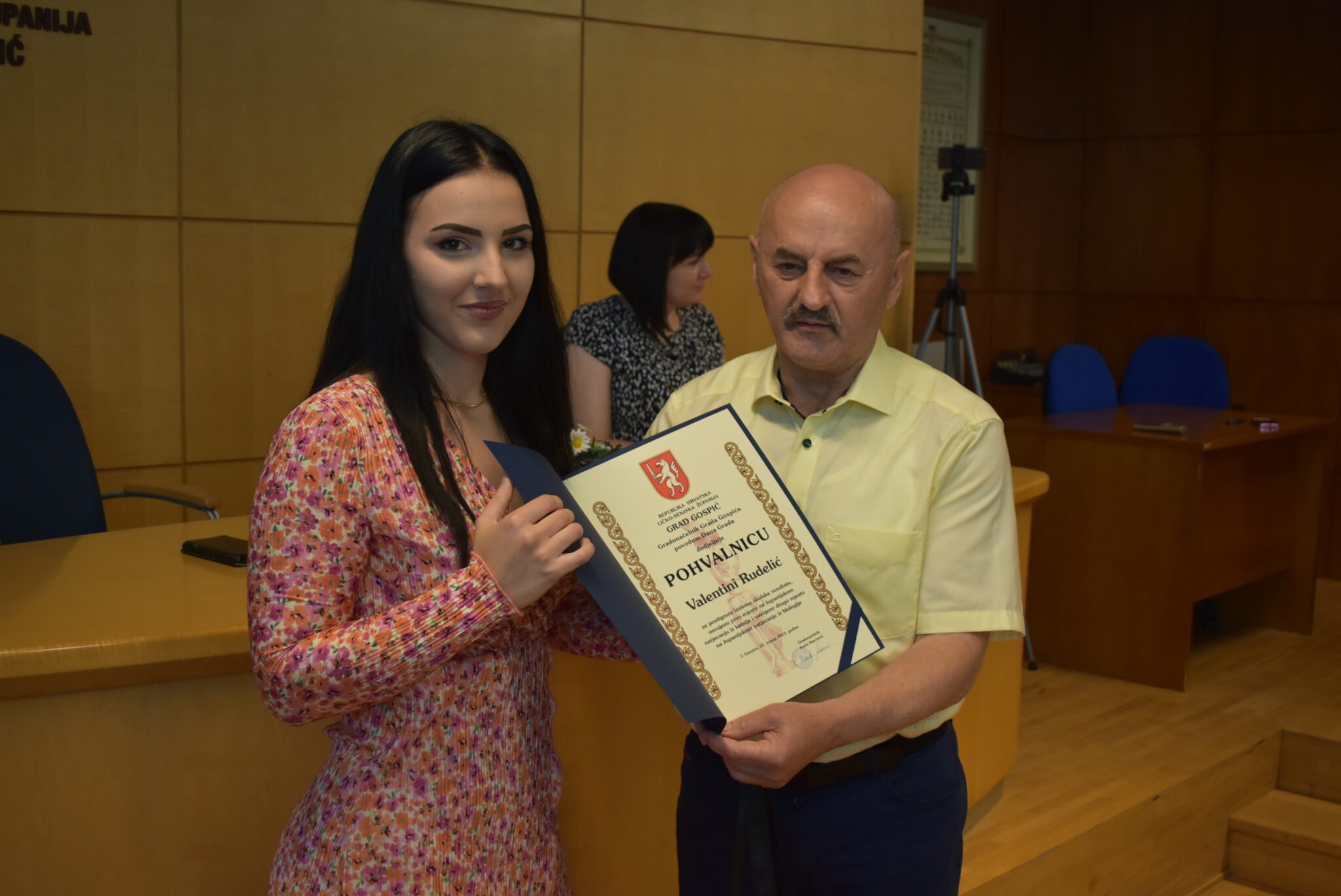 Pohvalnice najuspješnijim učenicima i studentima Gospića - Novi list