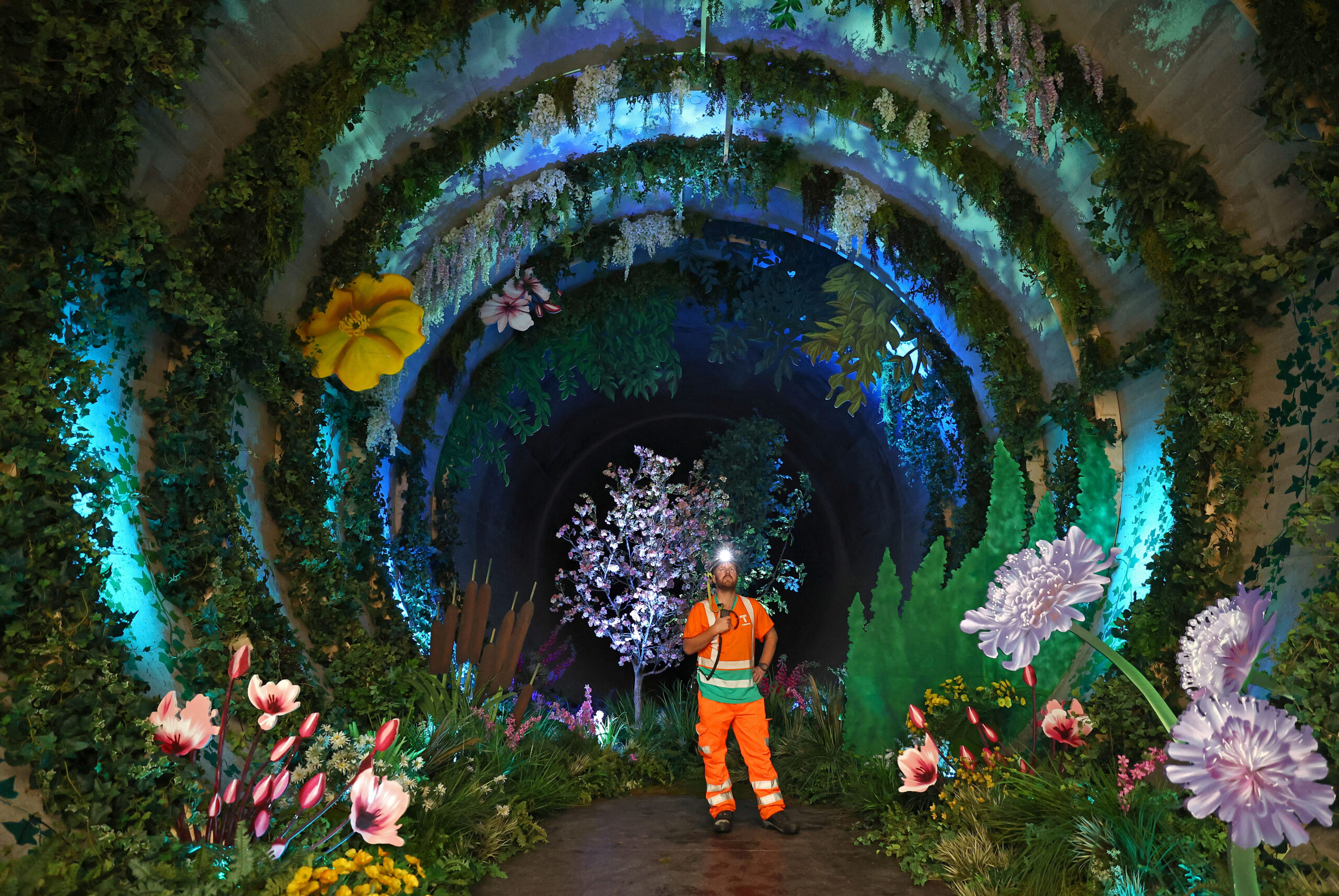 "Rajski vrt" usred - kanalizacije! Pogledajte što "raste" duboko ispod ...