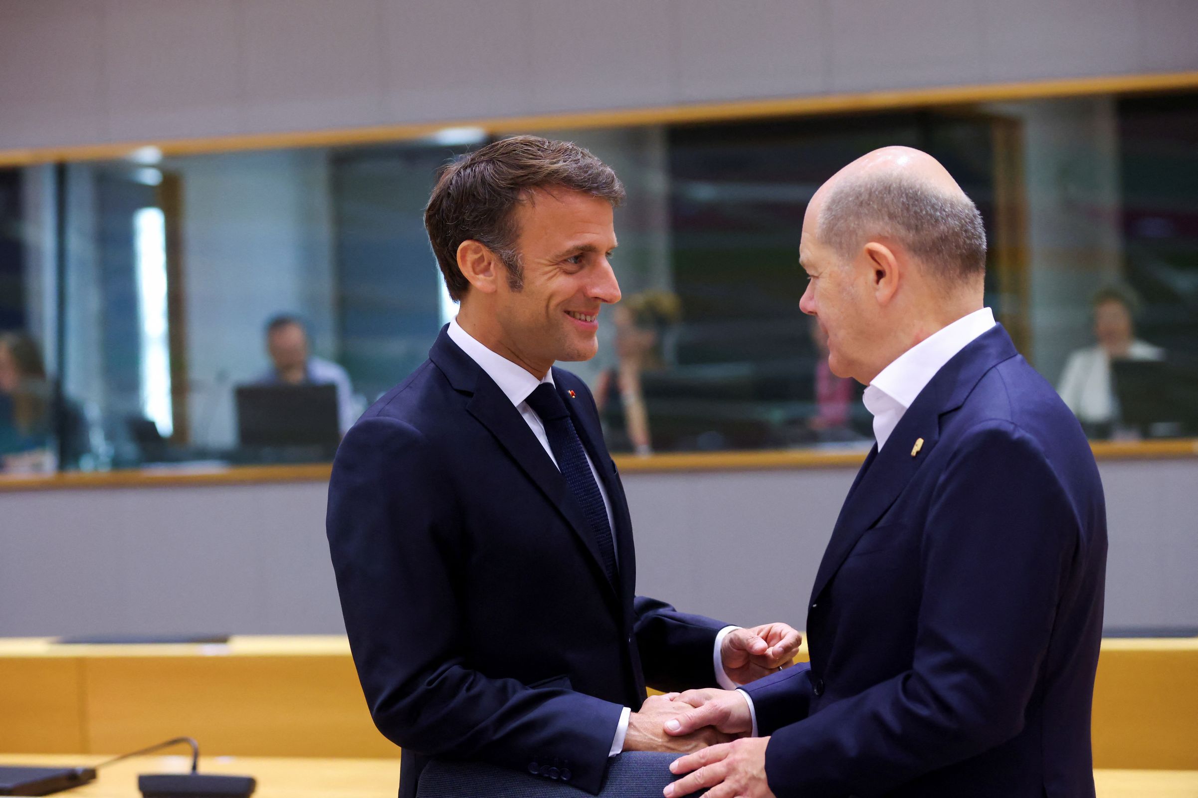 Njemački kancelar zabrinut zbog uličnih nereda u Francuskoj, kaže da ...