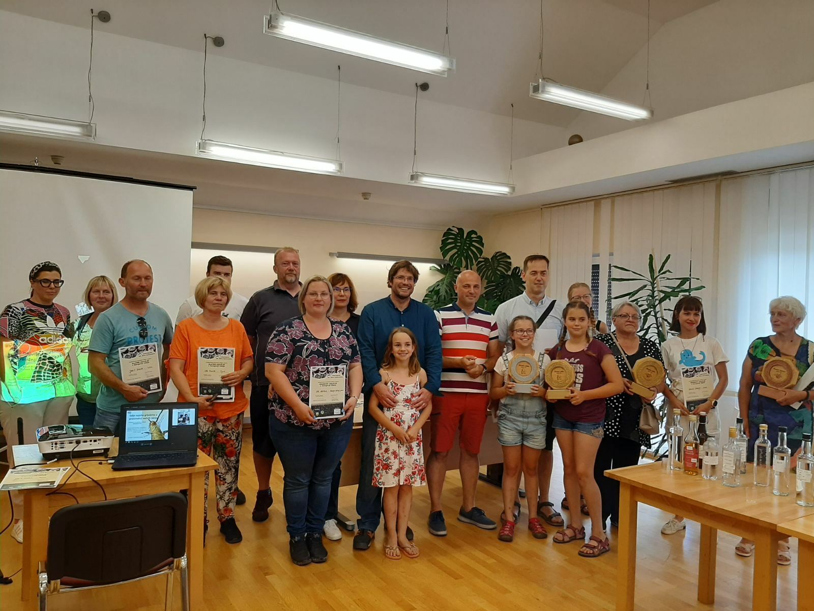 Bili smo na Danu borovnica u Ravnoj Gori: Divovska štrudla nestala za čas - Novi list