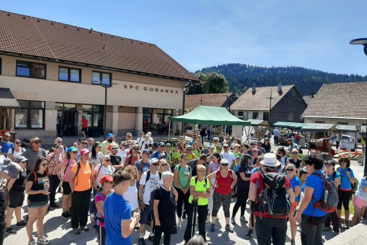 Bili smo na Danu borovnica u Ravnoj Gori: Divovska štrudla nestala za čas - Novi list