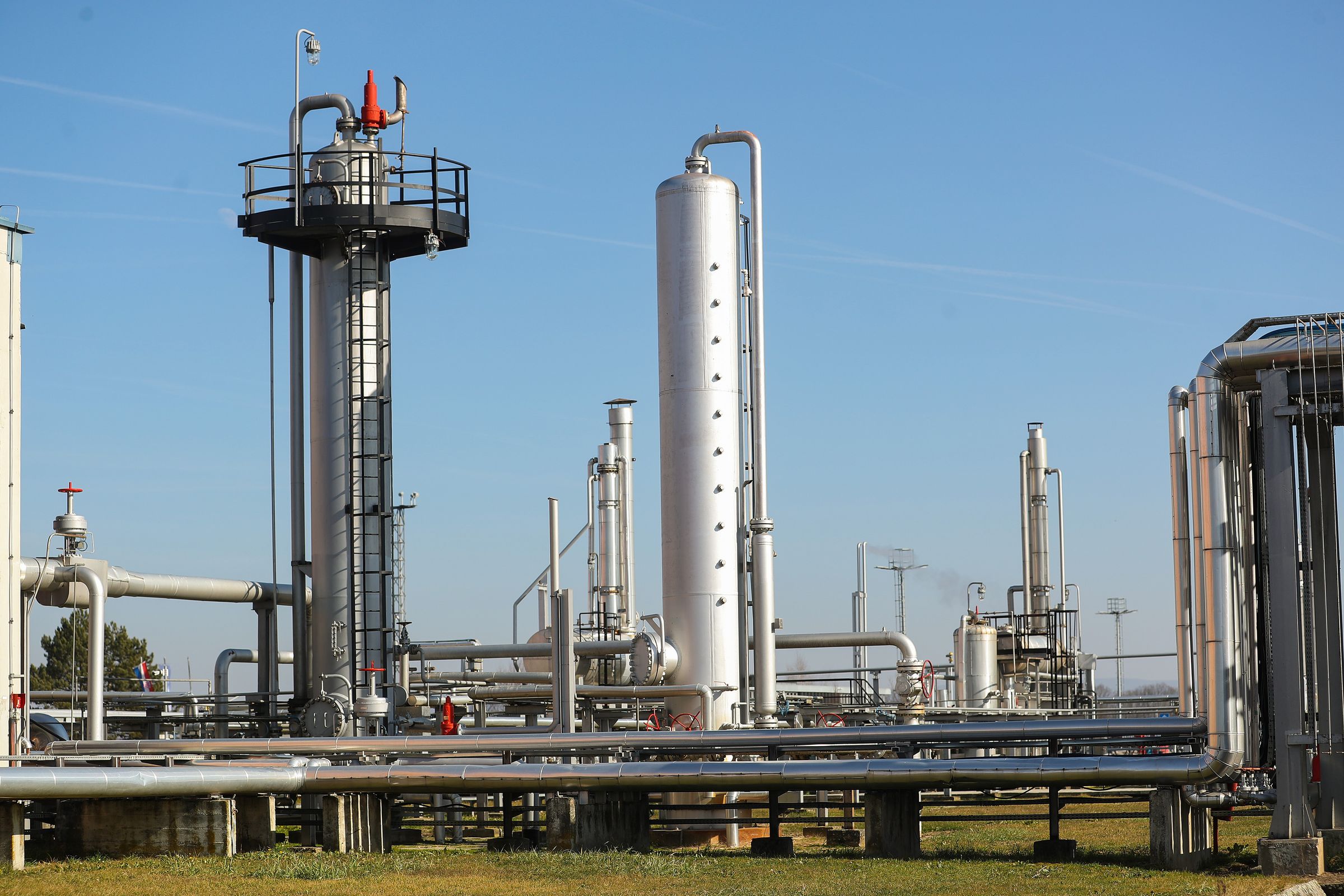 HEP hitno prodavao "višak" plina po 1 cent, a plin ostao u istom skladištu!? Imamo objašnjenje ...