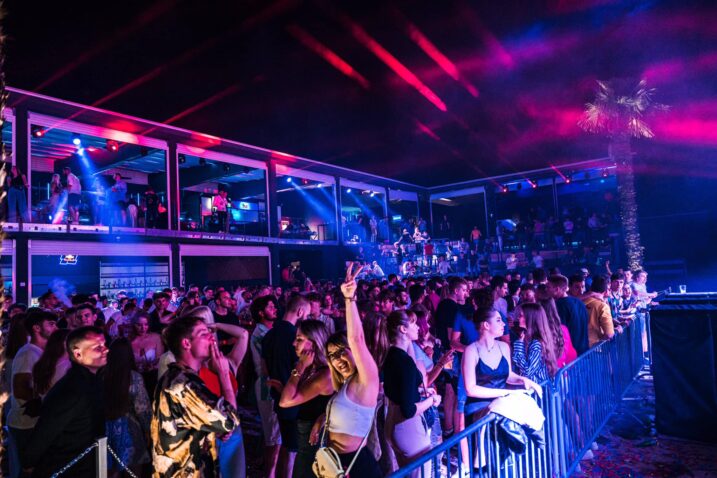 Senzacionalna Konstrakta dolazi sa Zemljom gruva u Diamond Club na Krku ...