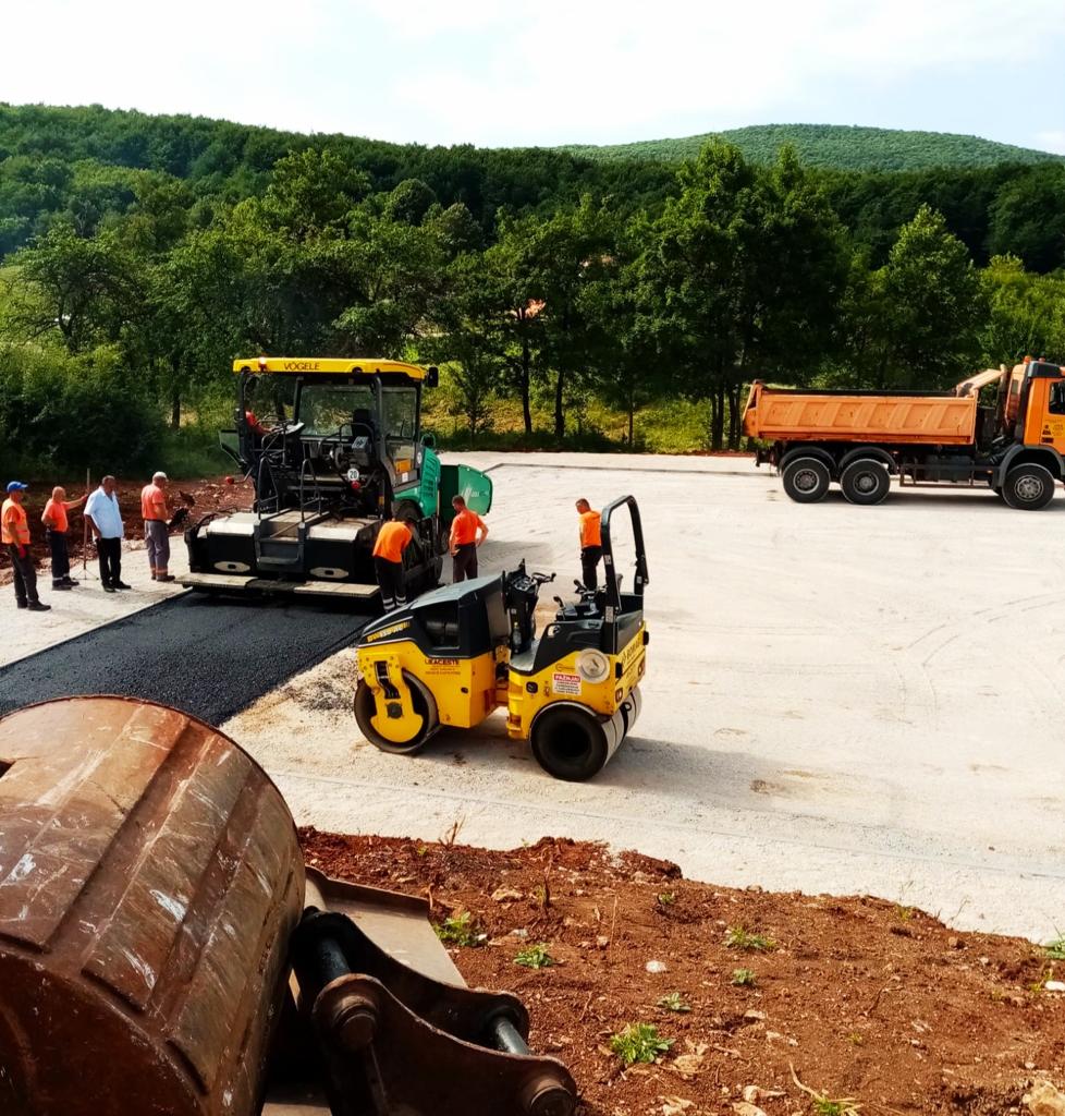 Privode se kraju radovi na izgradnji igrališta u Švici - Novi list Privode se kraju radovi na izgradnji igrališta u Švici - Novi list