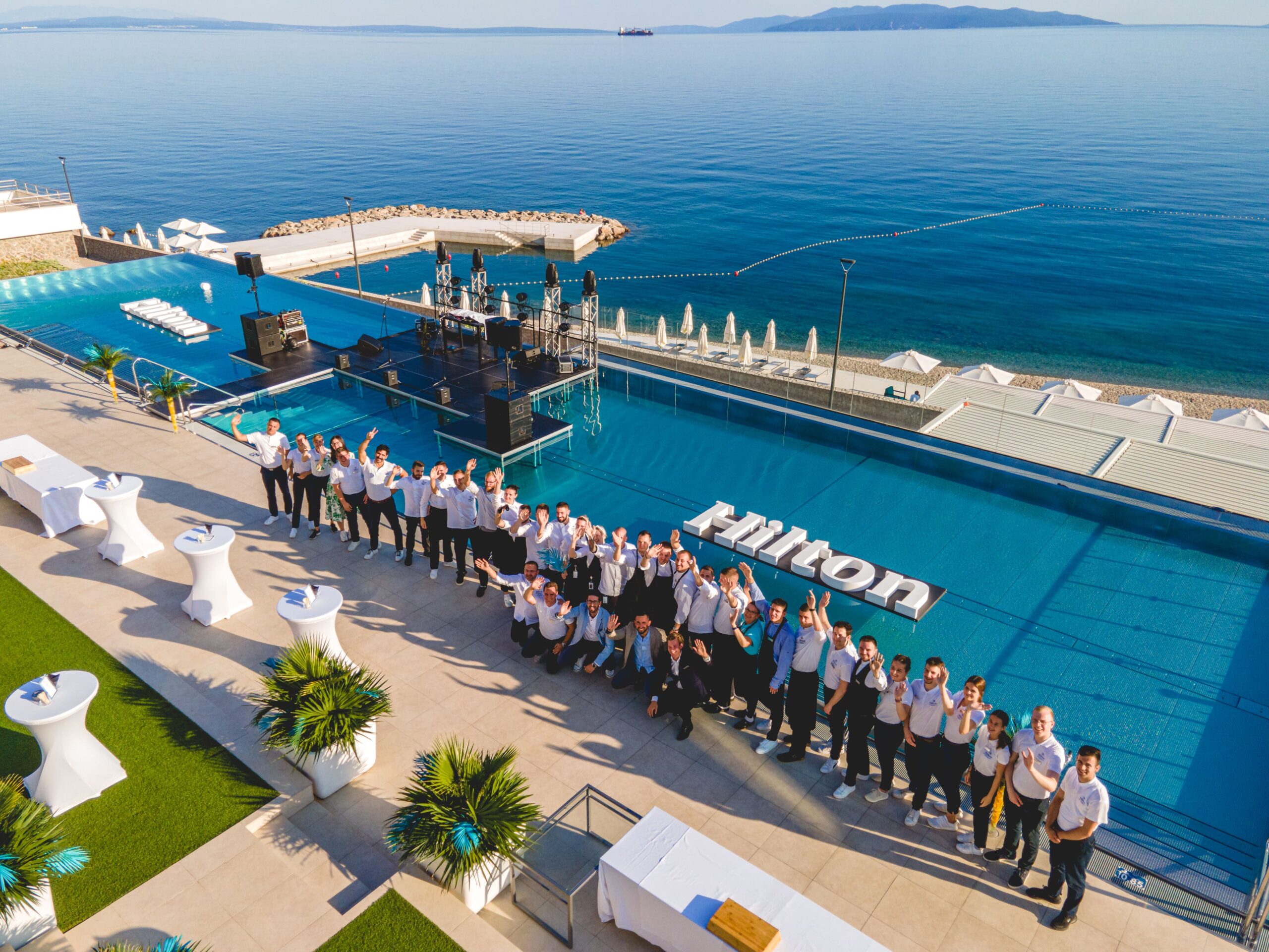 Riječki Hilton najavljuje ljetni pool party u predivnom infinity bazenu ...