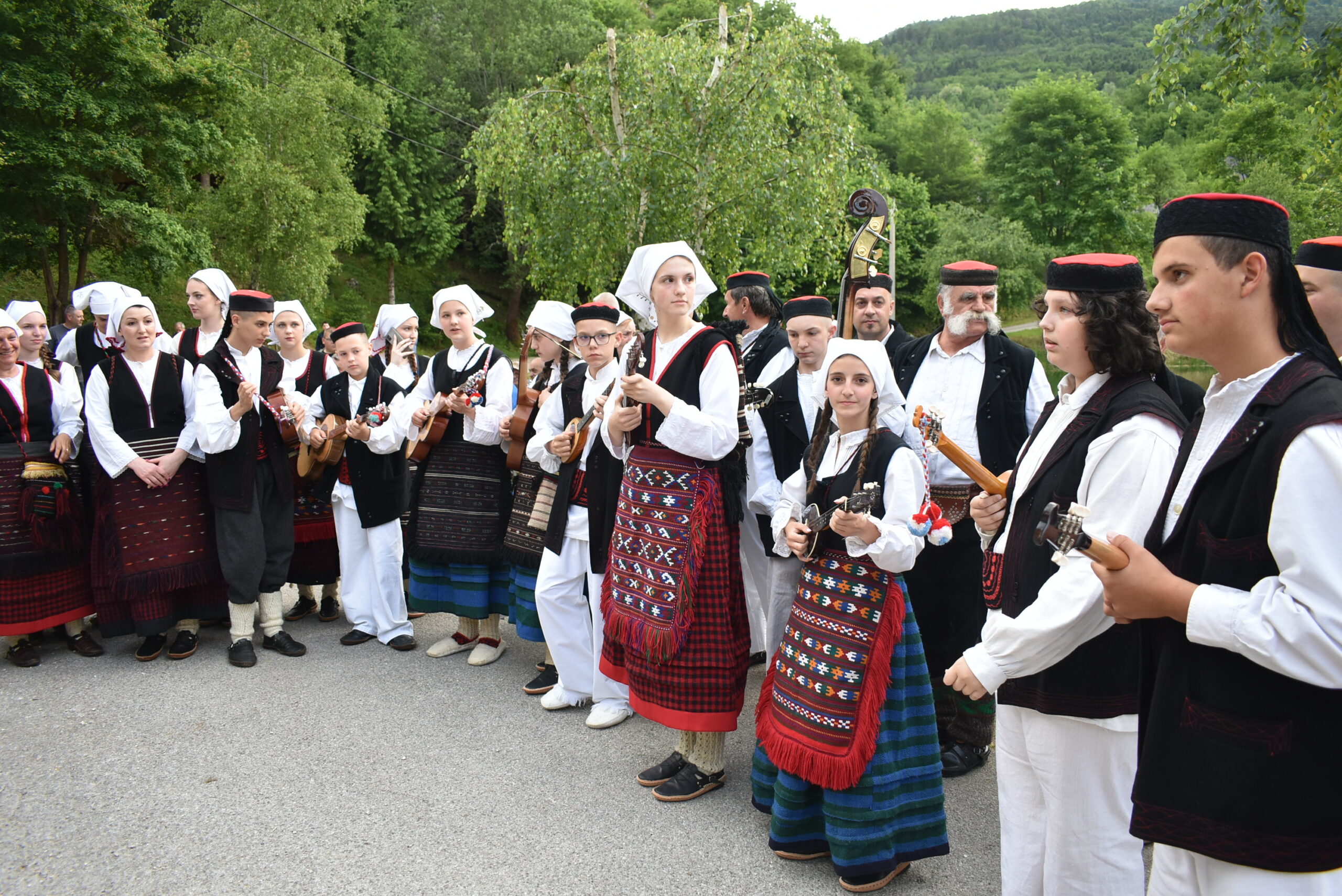 Lešćarani na Plitvičkim jezerima dočarali djelić svoje prebogate ...