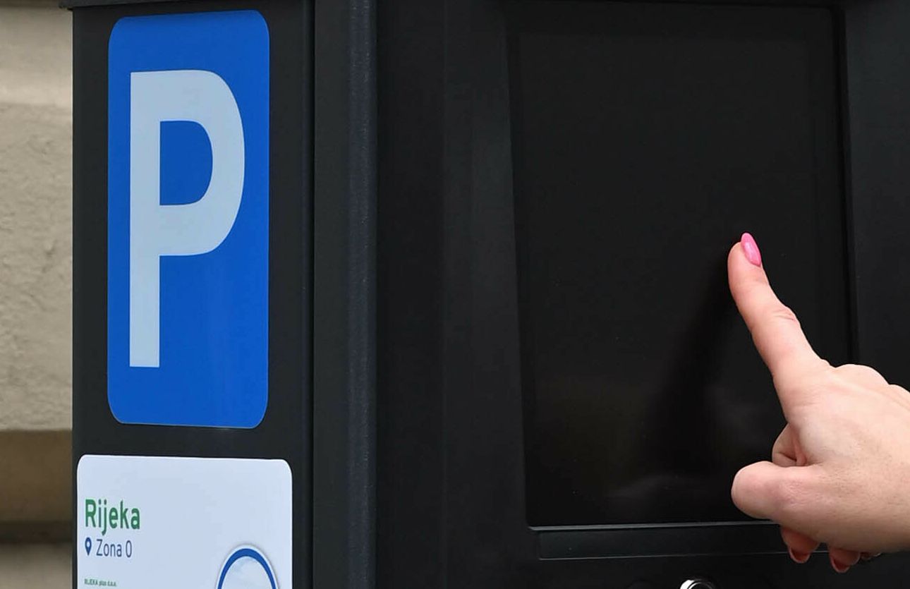 Po Rijeci postavljeni digitalni parkirni automati, plaća se isključivo karticama - Novi list