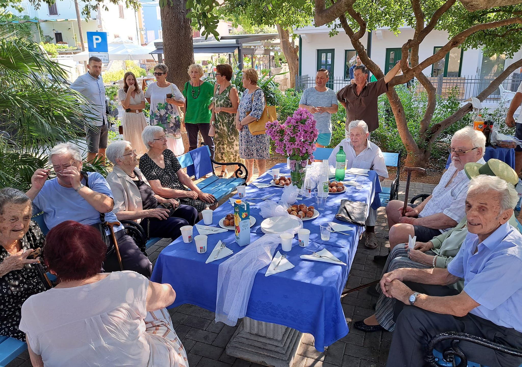 Puntari "od devedeset i više let" se okupili na "generacijskom druženju ...