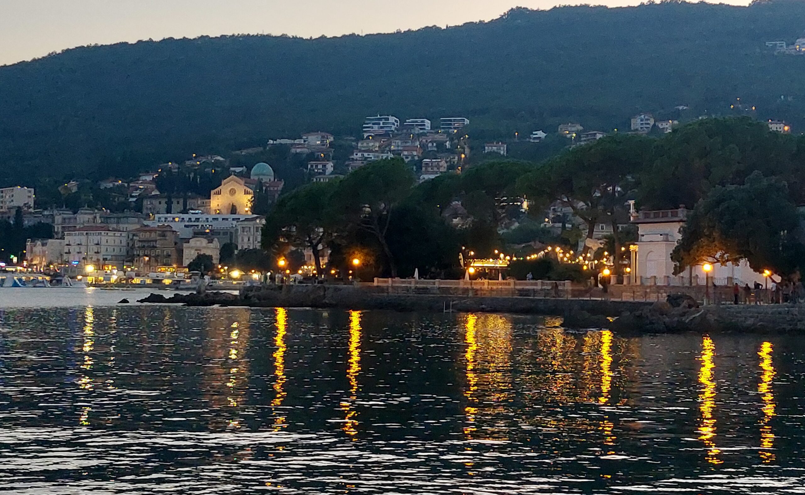 Pogled na Opatiju i Kvarner s broda starog više od 120 godina ...