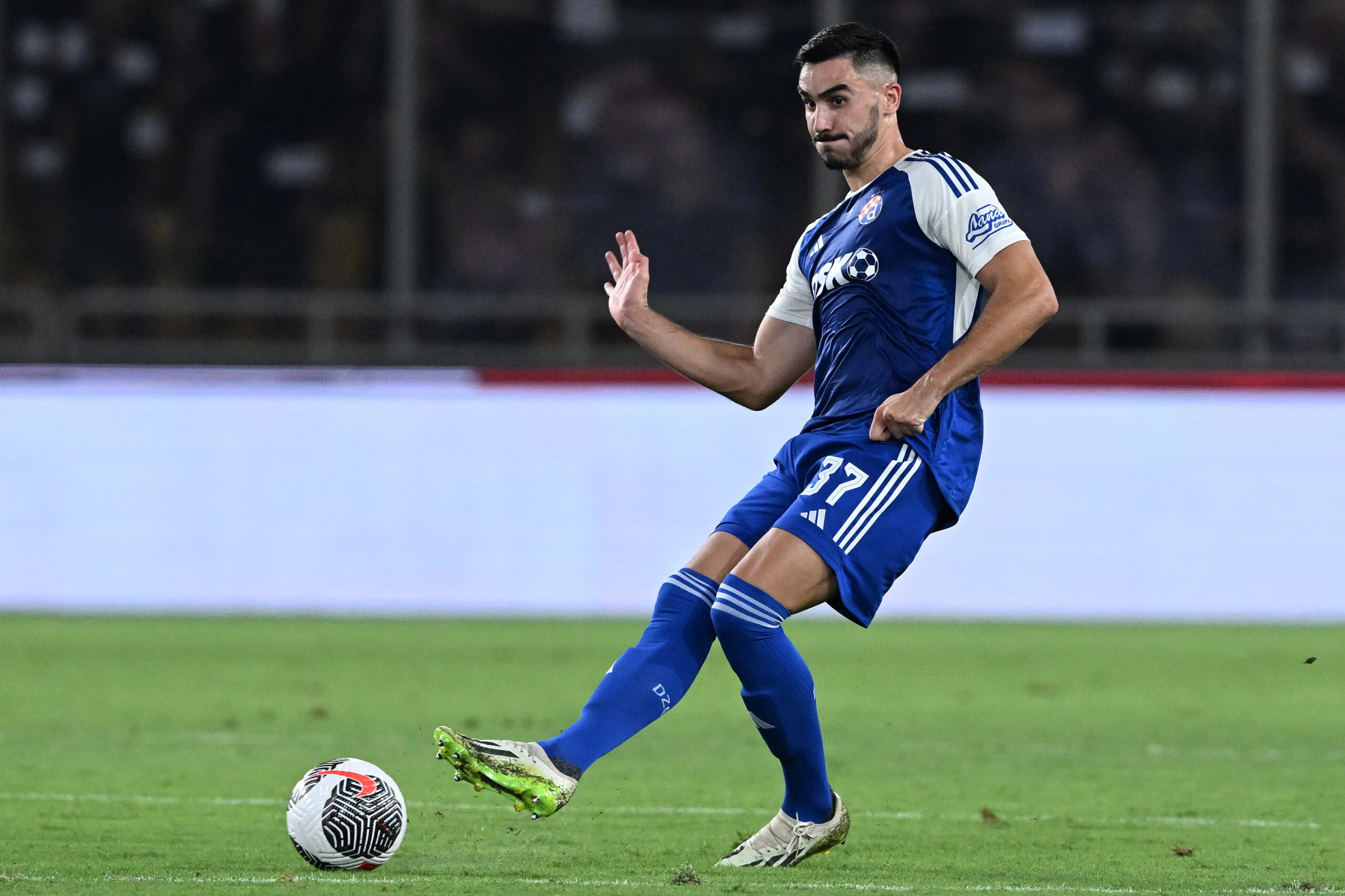 Sjajan debi Ivanušeca, Šutalo kapetan Ajaxa u kiksu protiv Pandura i ...