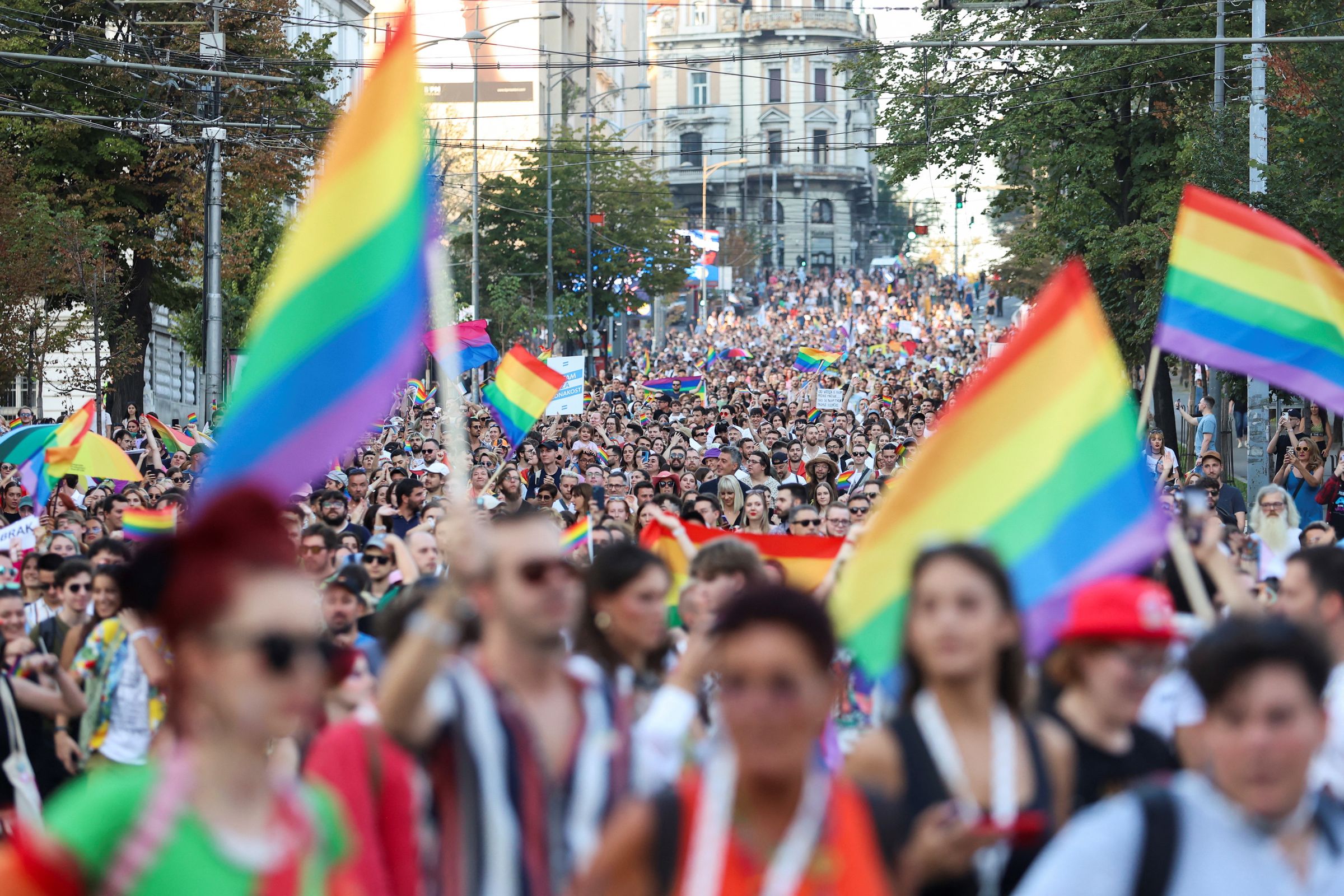 Tisuće na Prideu u Beogradu bez incidenata, a sve uz jake snage ...