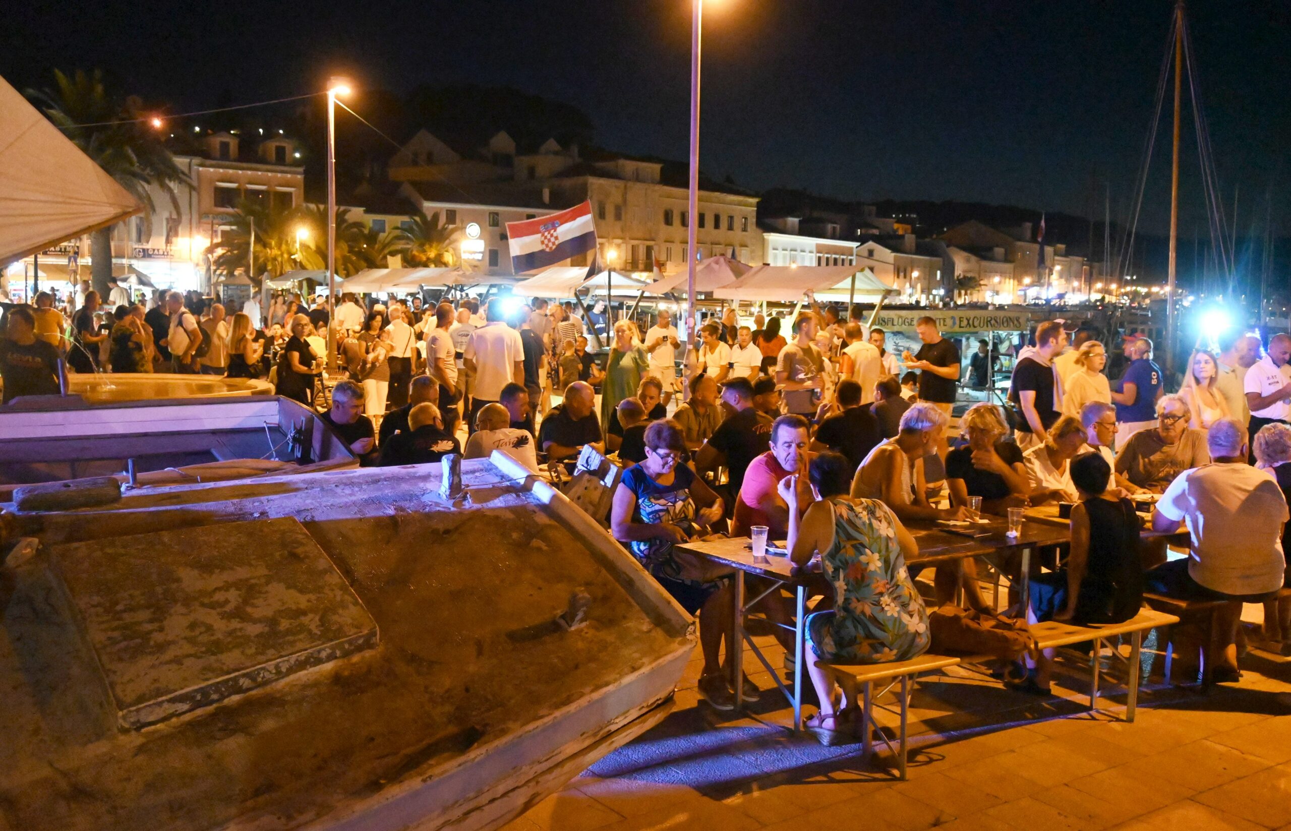 Pomorska večer u Malom Lošinju: Večer puna plesa, pjesme i druženja ...
